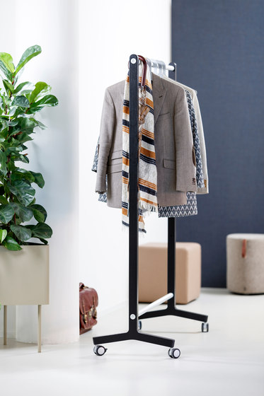 Round20 Single coat rack | Architonic