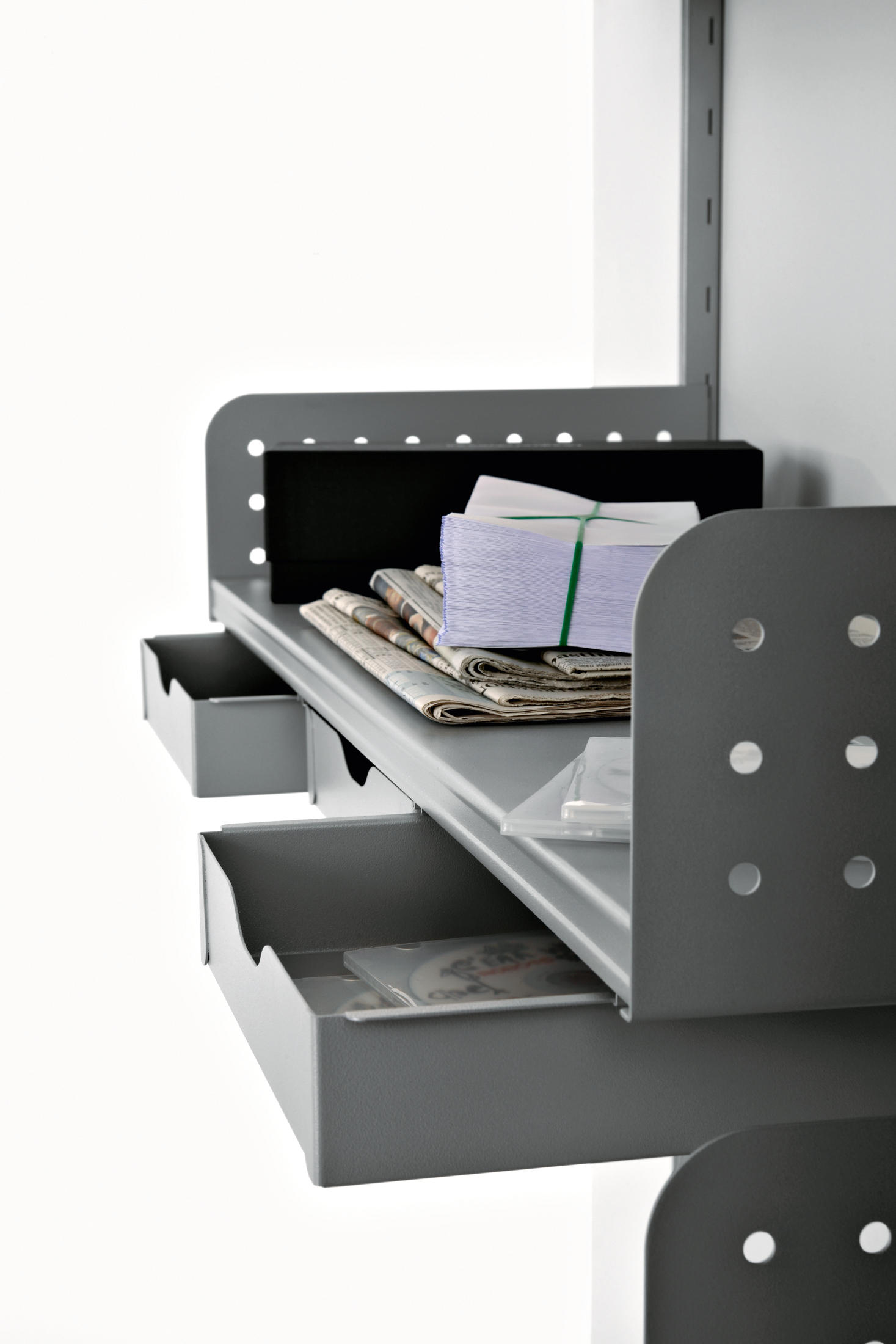 TRIESTE - Shelving from ROBOTS | Architonic