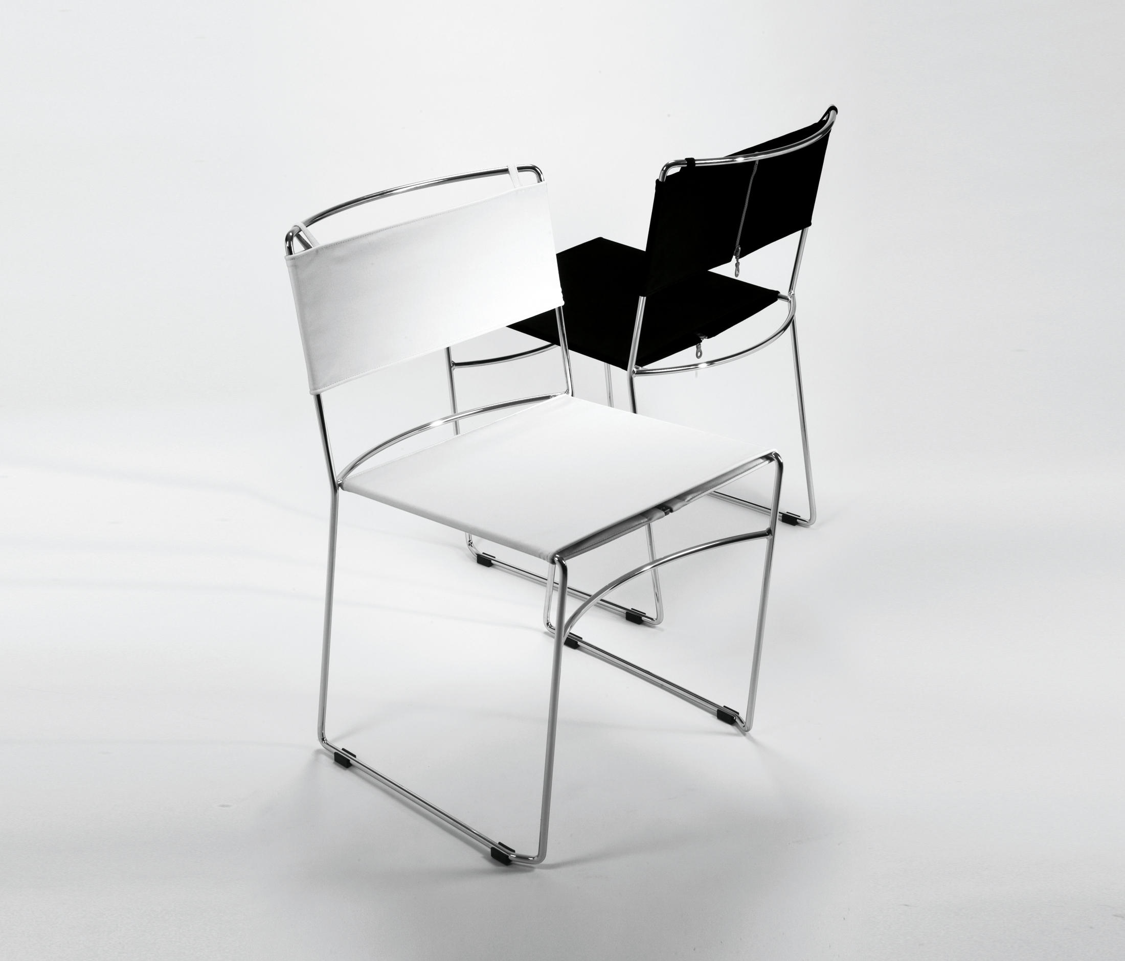 DELFINA - Chairs from ROBOTS | Architonic