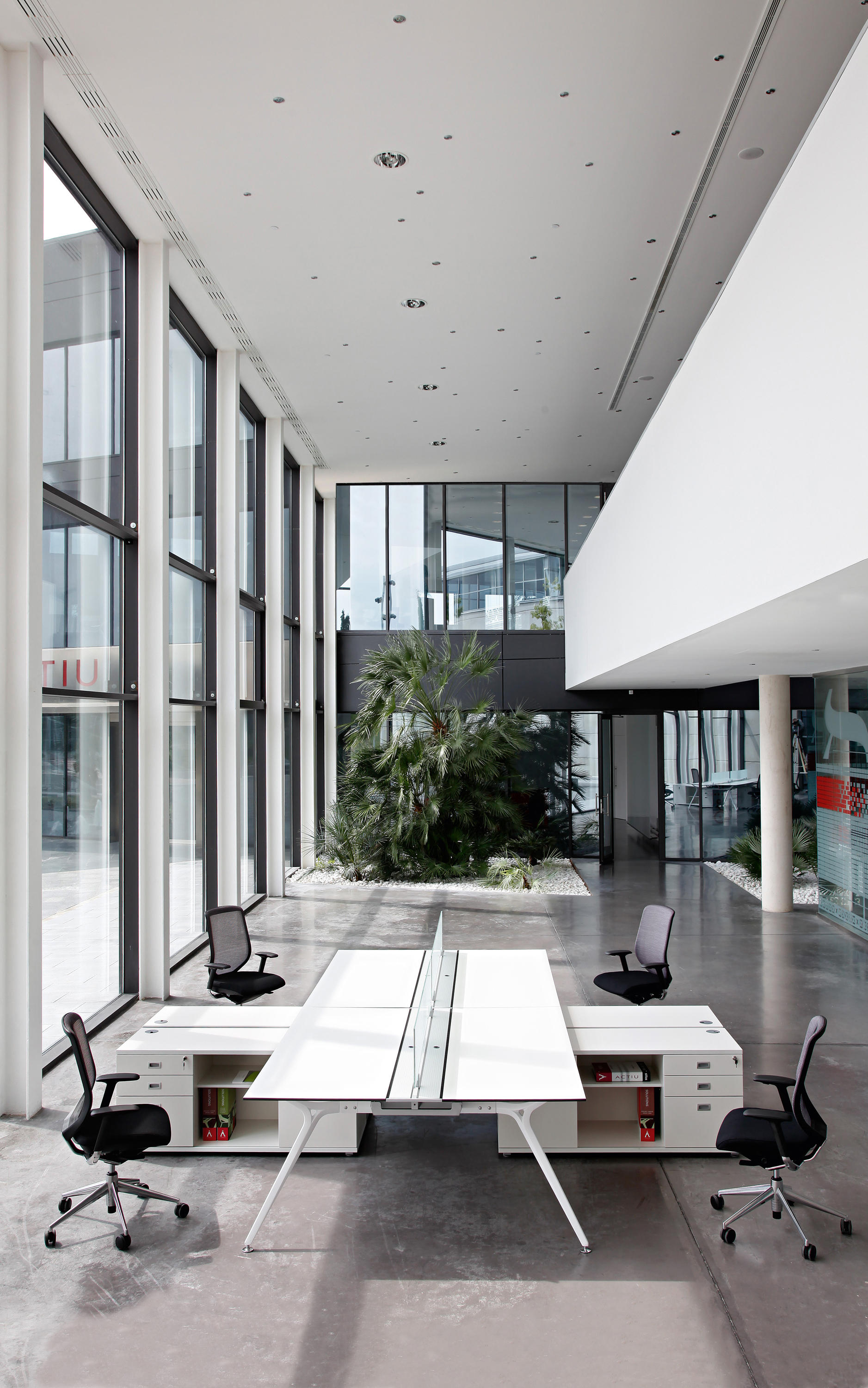 ARKITEK - Desks from actiu | Architonic