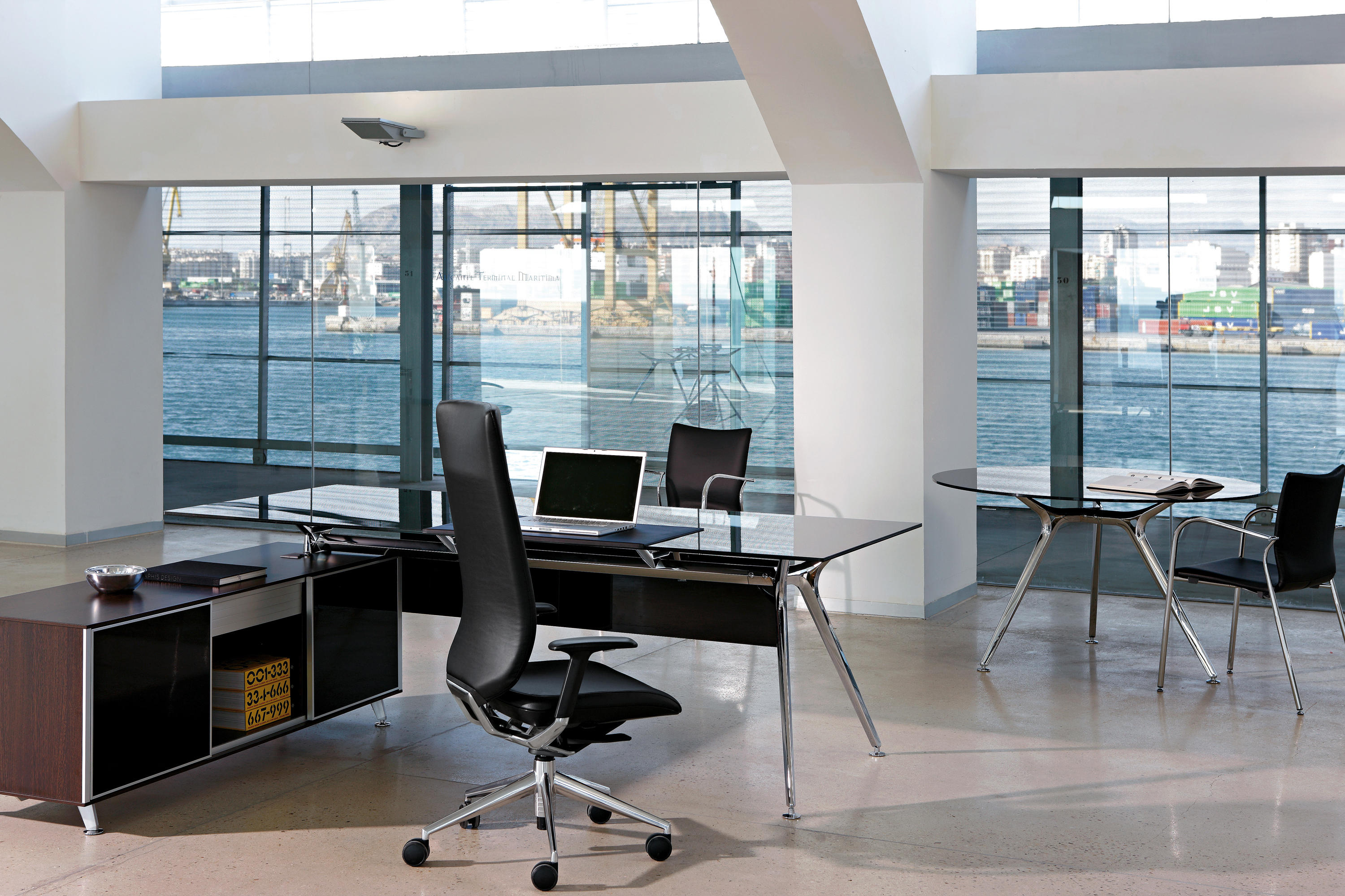 ARKITEK - Desks from actiu | Architonic