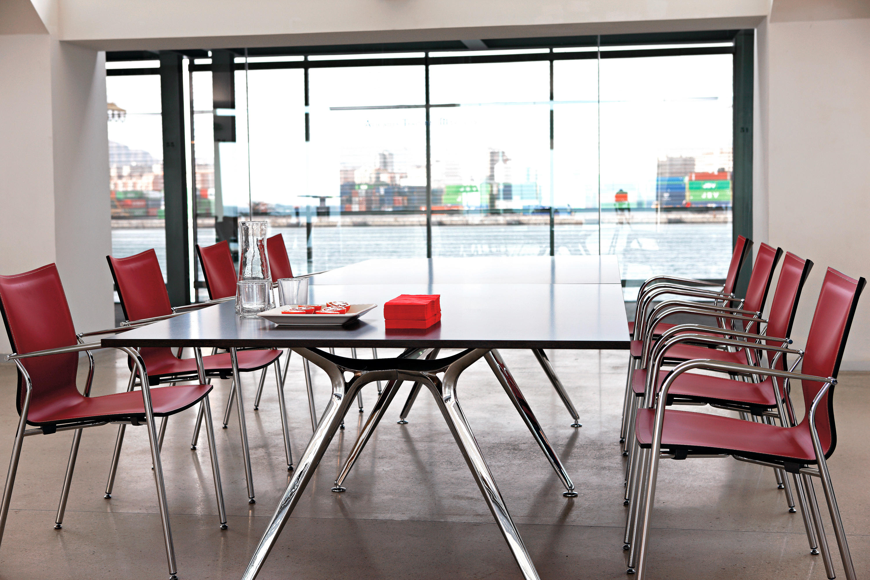 ARKITEK - Desks from actiu | Architonic