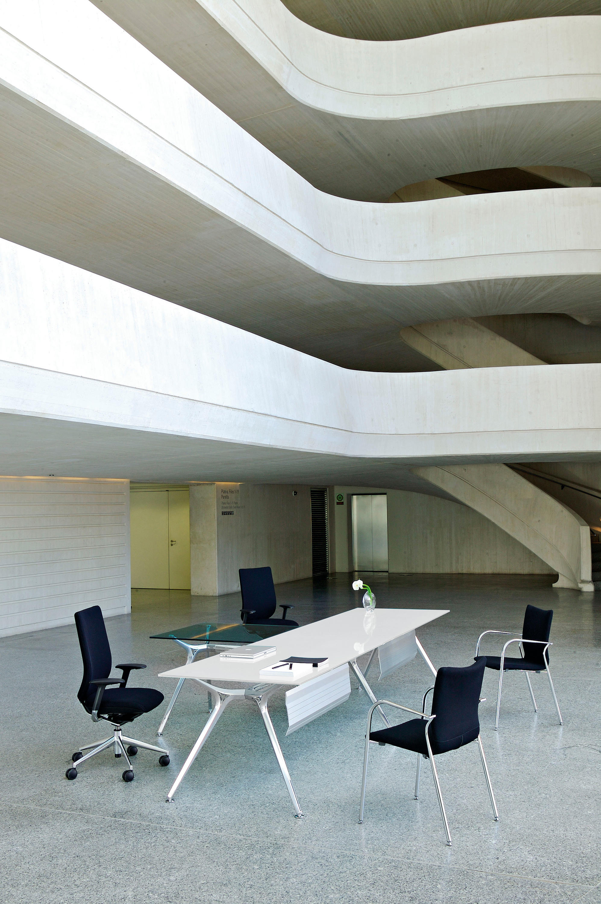 ARKITEK - Desks from actiu | Architonic