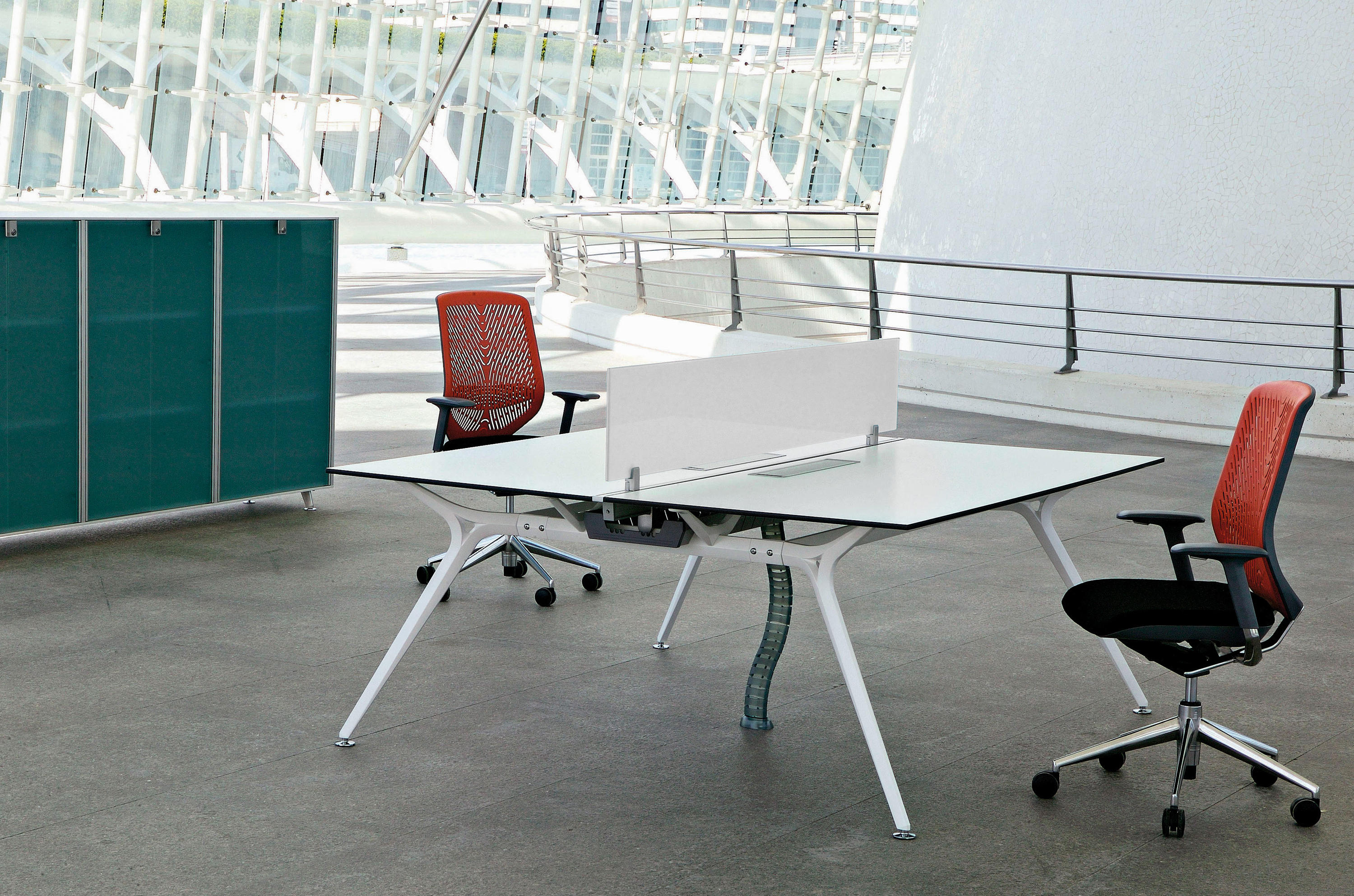 ARKITEK - Desks from actiu | Architonic