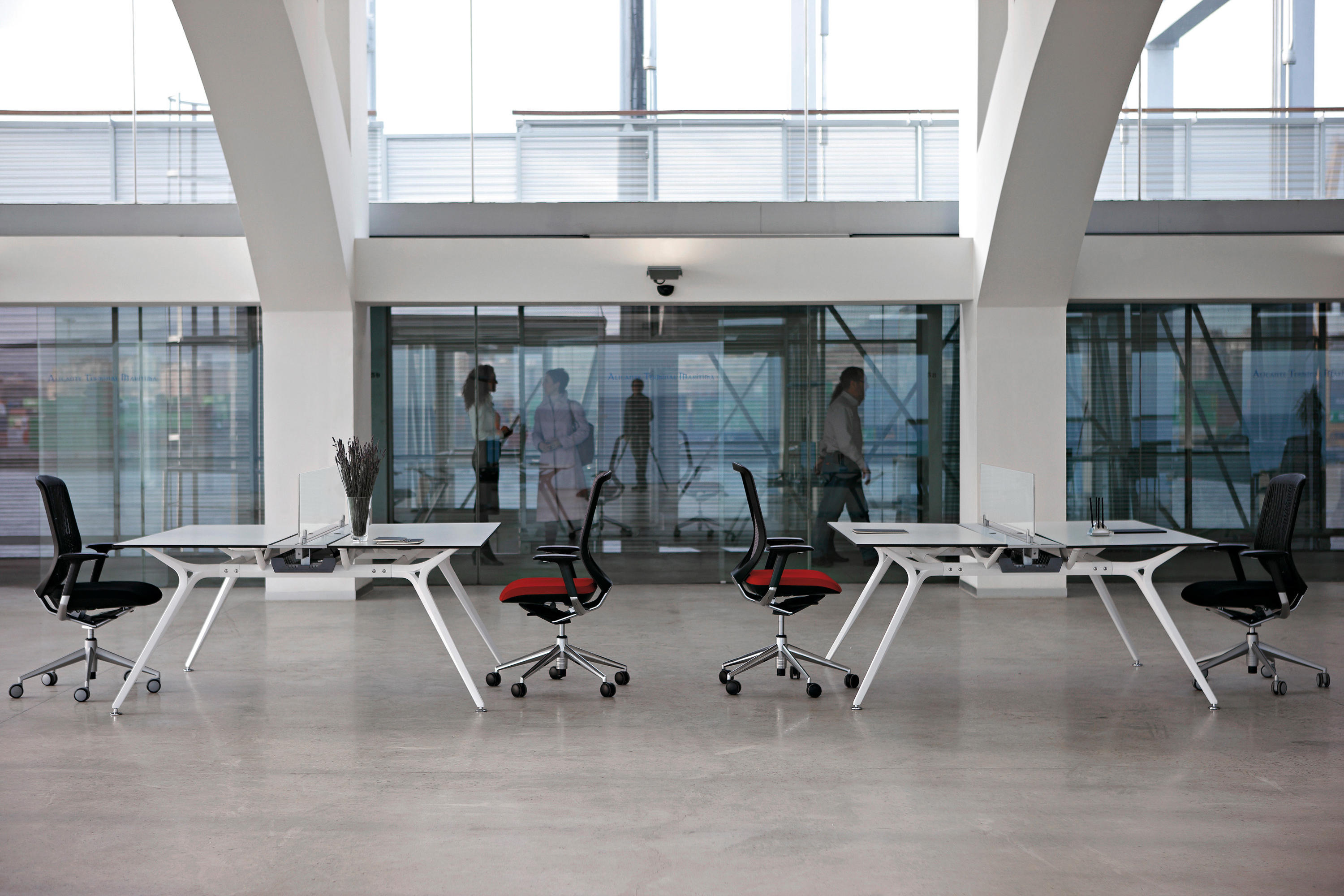ARKITEK - Desks from actiu | Architonic