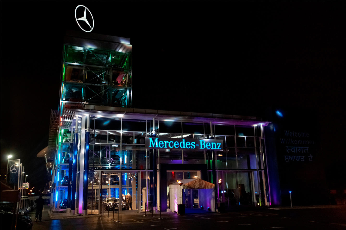 Car Display Tower & muebles de diseño | Architonic