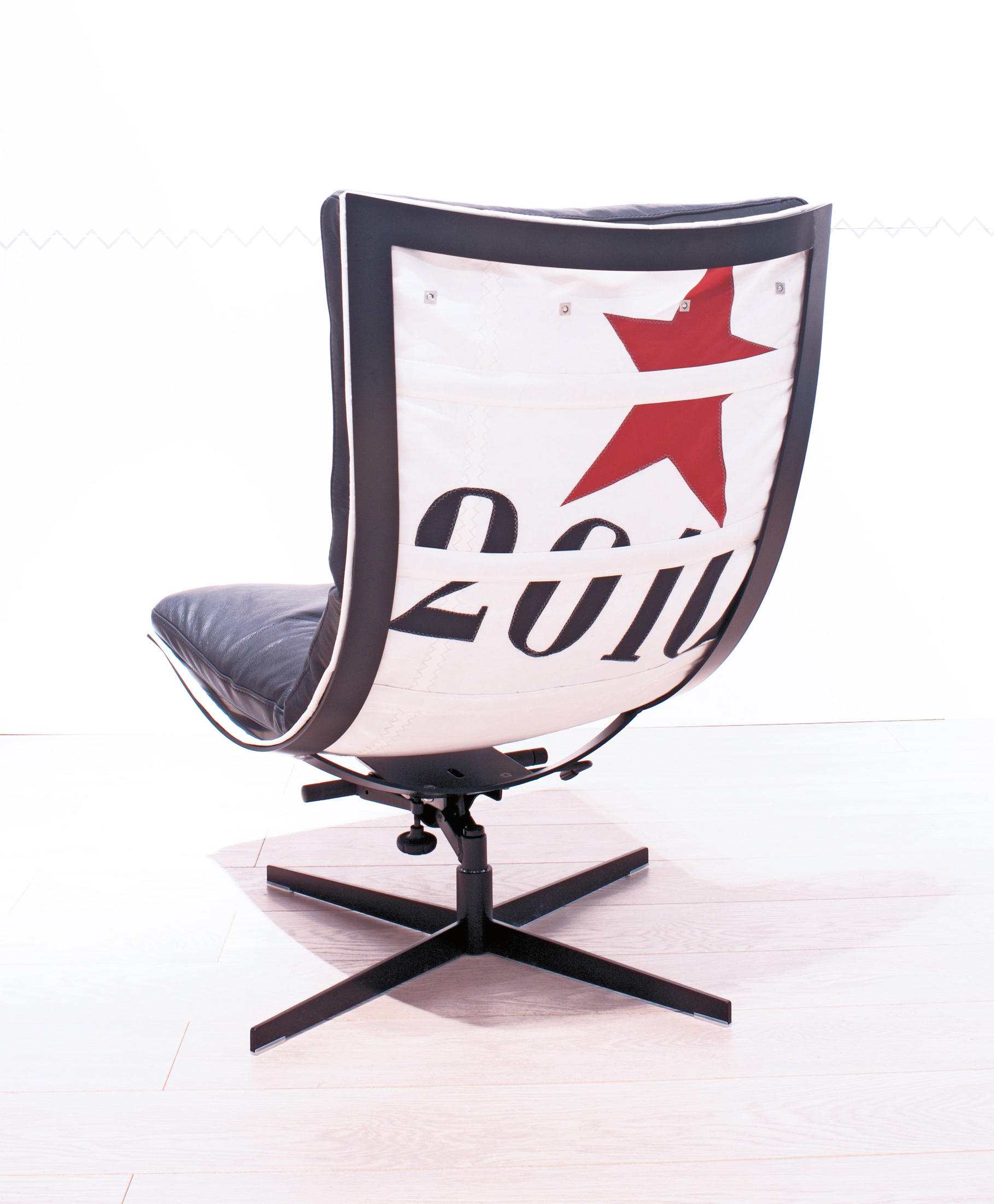 Spinnaker Chair & designer furniture | Architonic