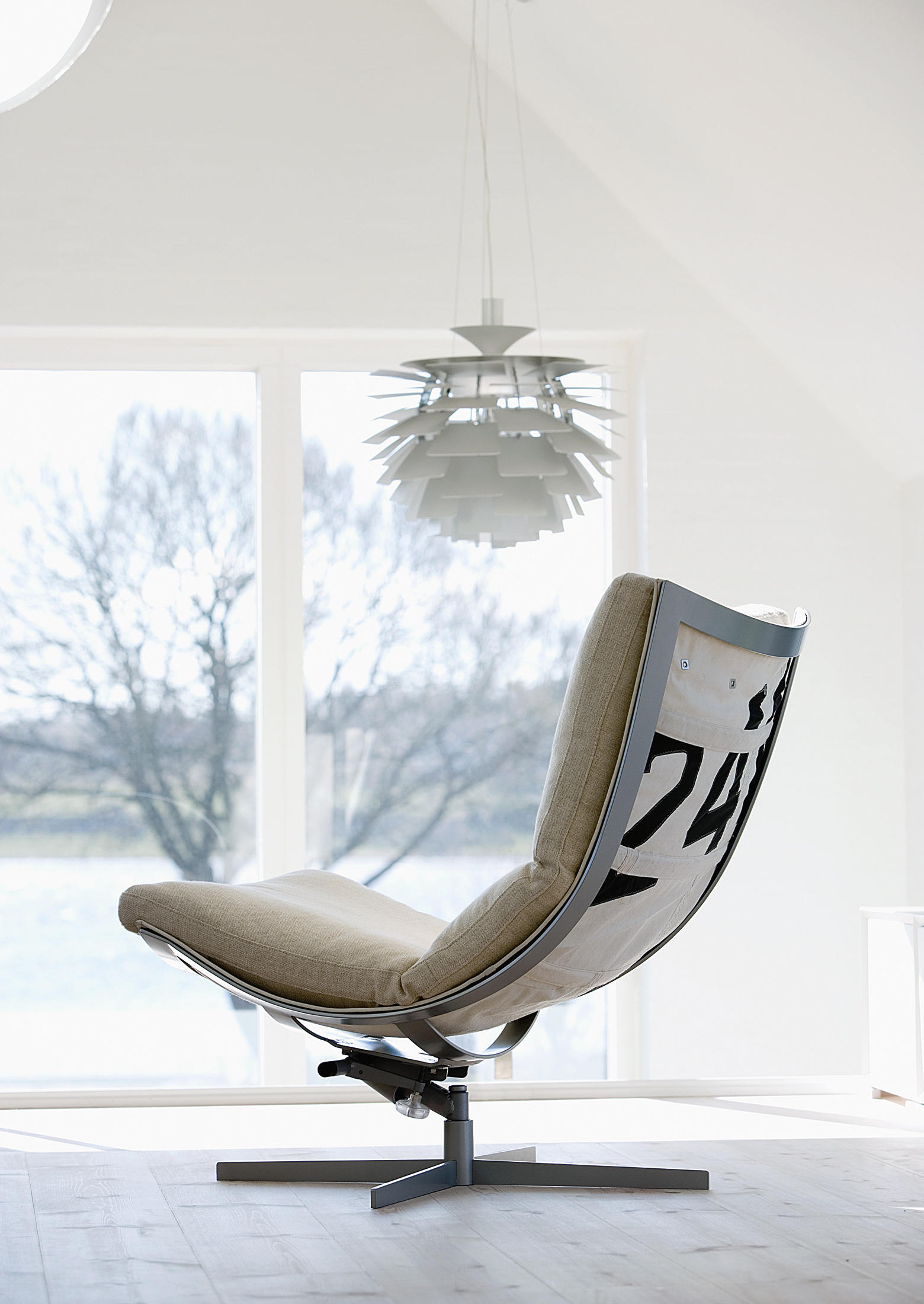 Spinnaker Chair & designer furniture | Architonic