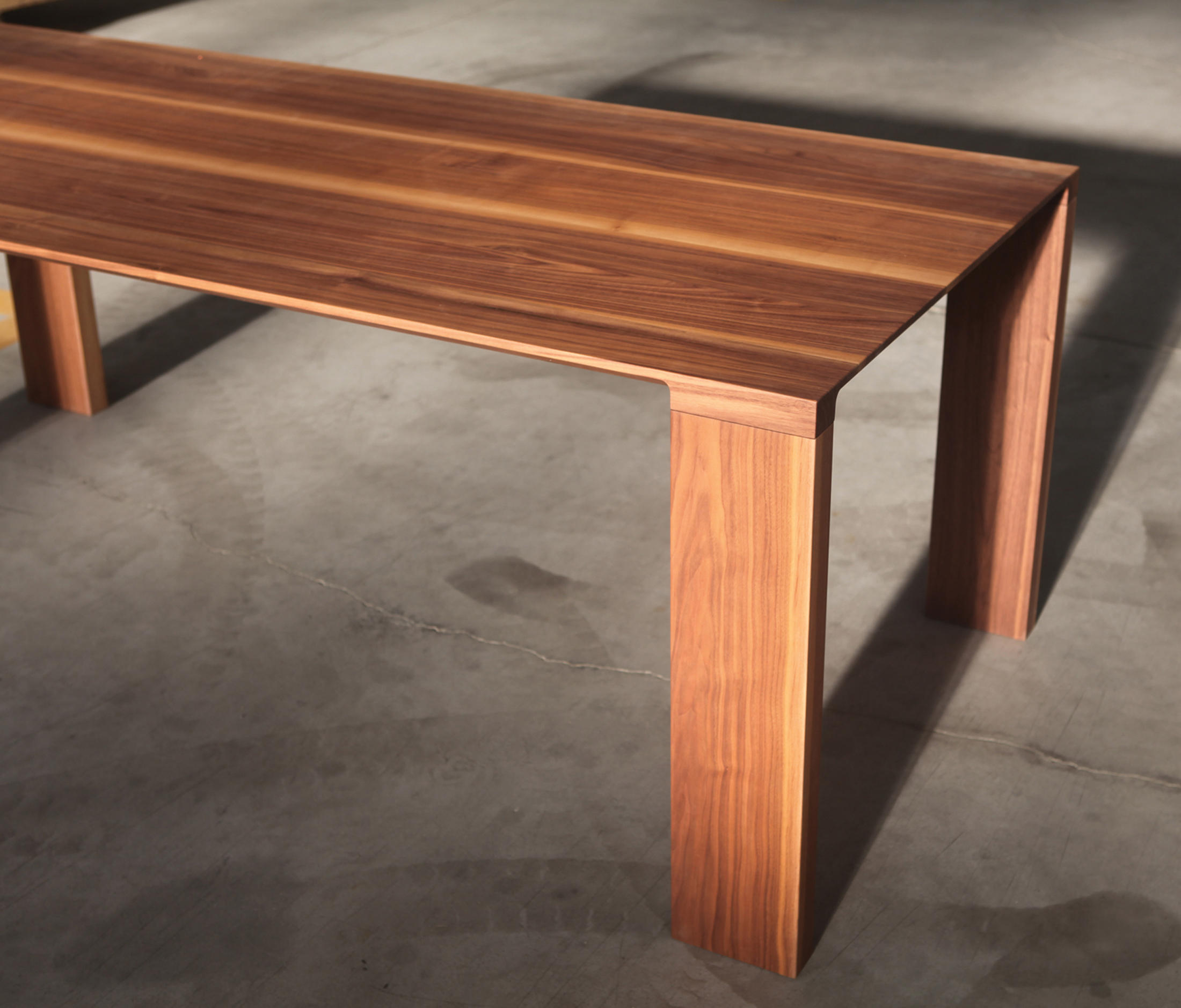 RADIUS TABLE - Dining tables from Bensen (Canada) | Architonic