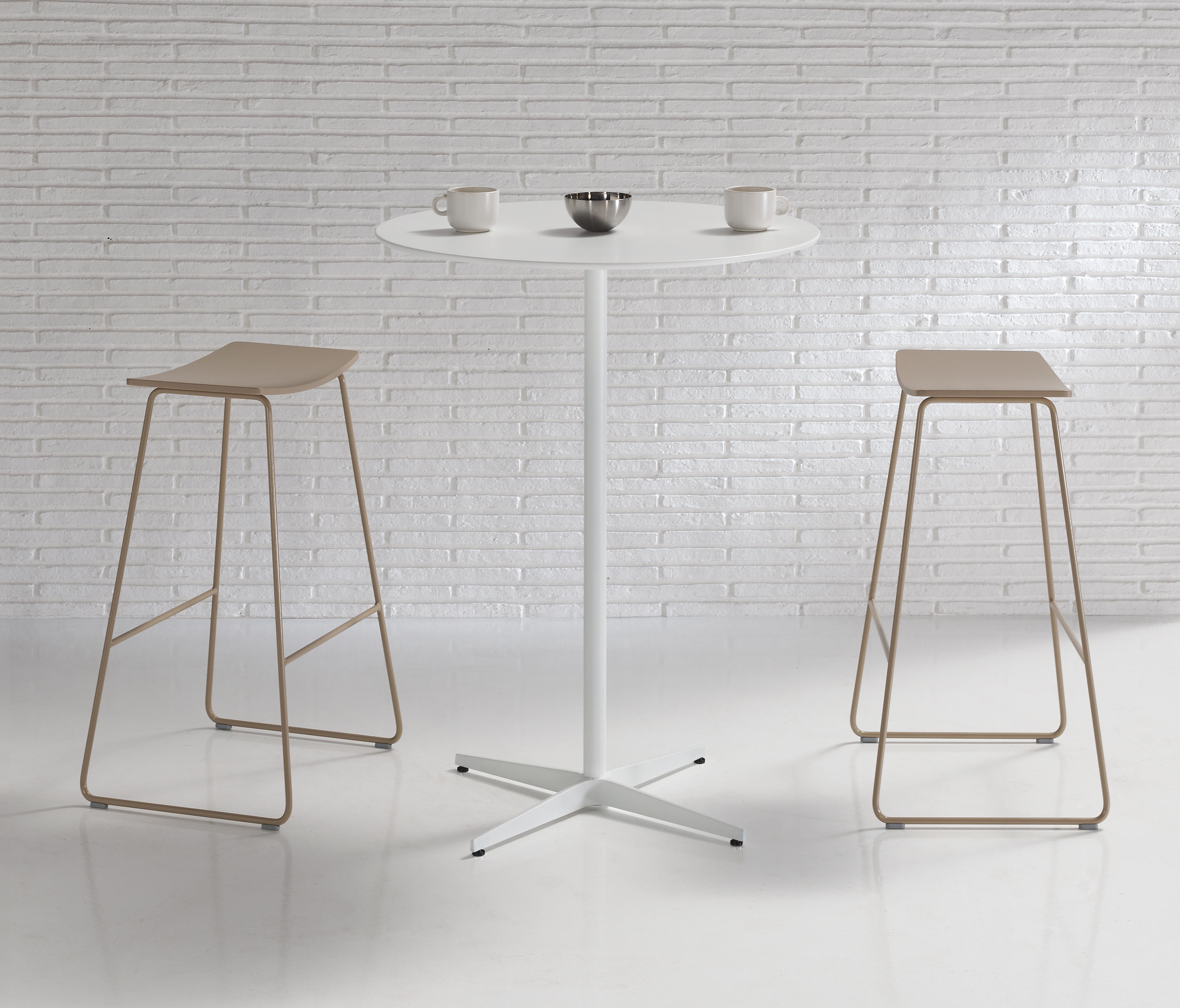 MALIBU - Standing tables from Inclass | Architonic