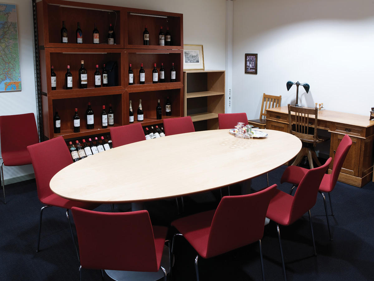 Mondo conference table & designer furniture | Architonic