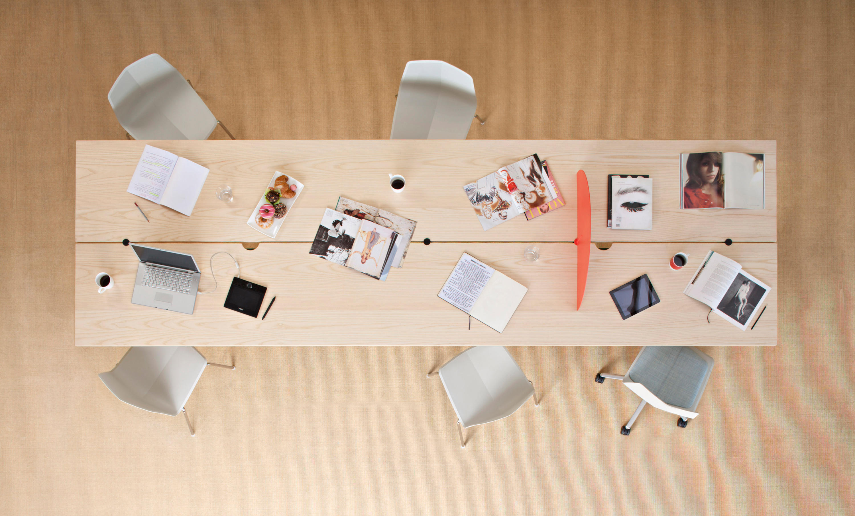 Offset Table Individual Desks From Maxdesign Architonic