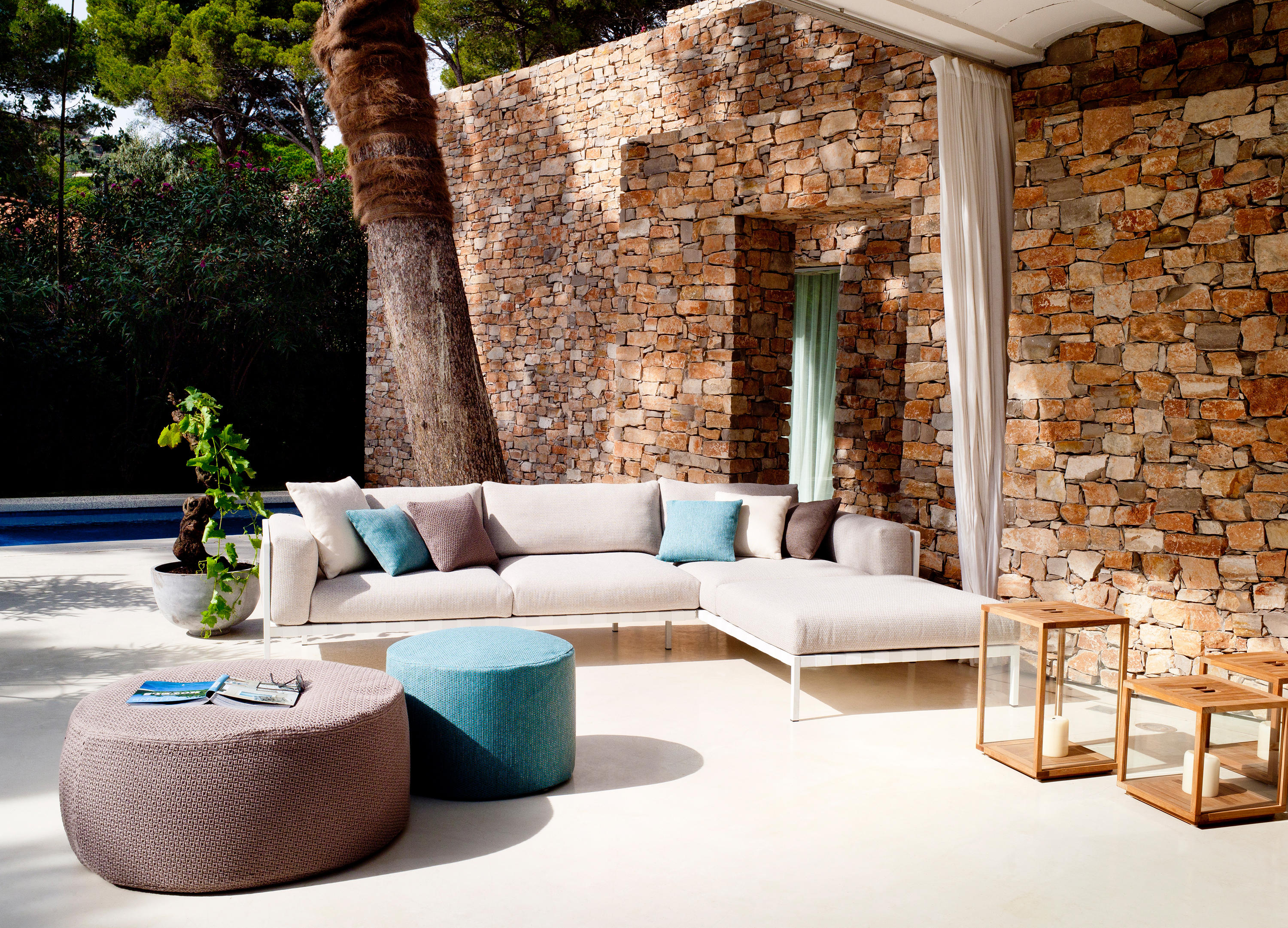Outdoor Poufs - High quality designer products | Architonic
