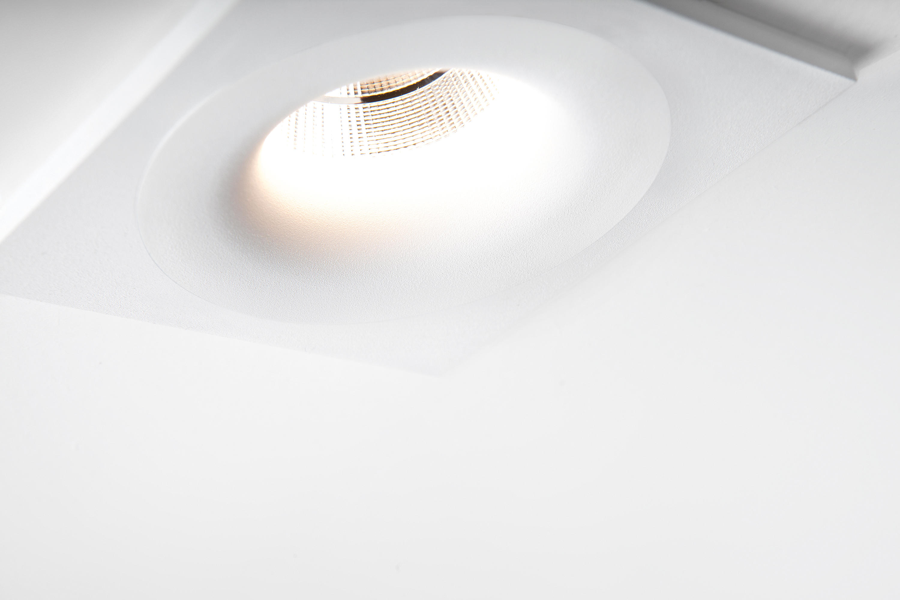 SMART CAKE 48 IP54 LED GE - Spotlights from Modular Lighting ...