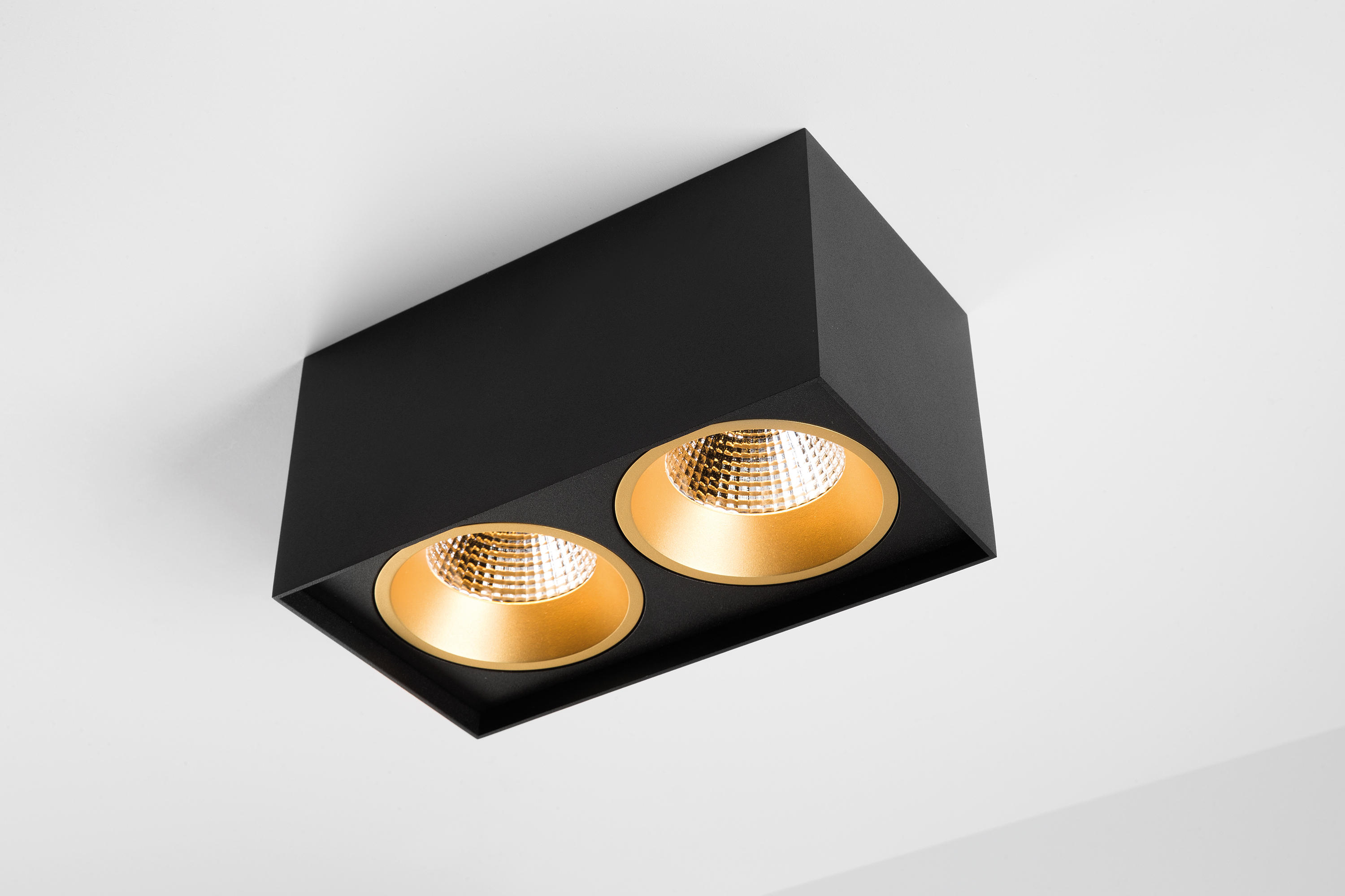 SMART LOTIS 48 IP54 LED GE - Spotlights from Modular Lighting ...