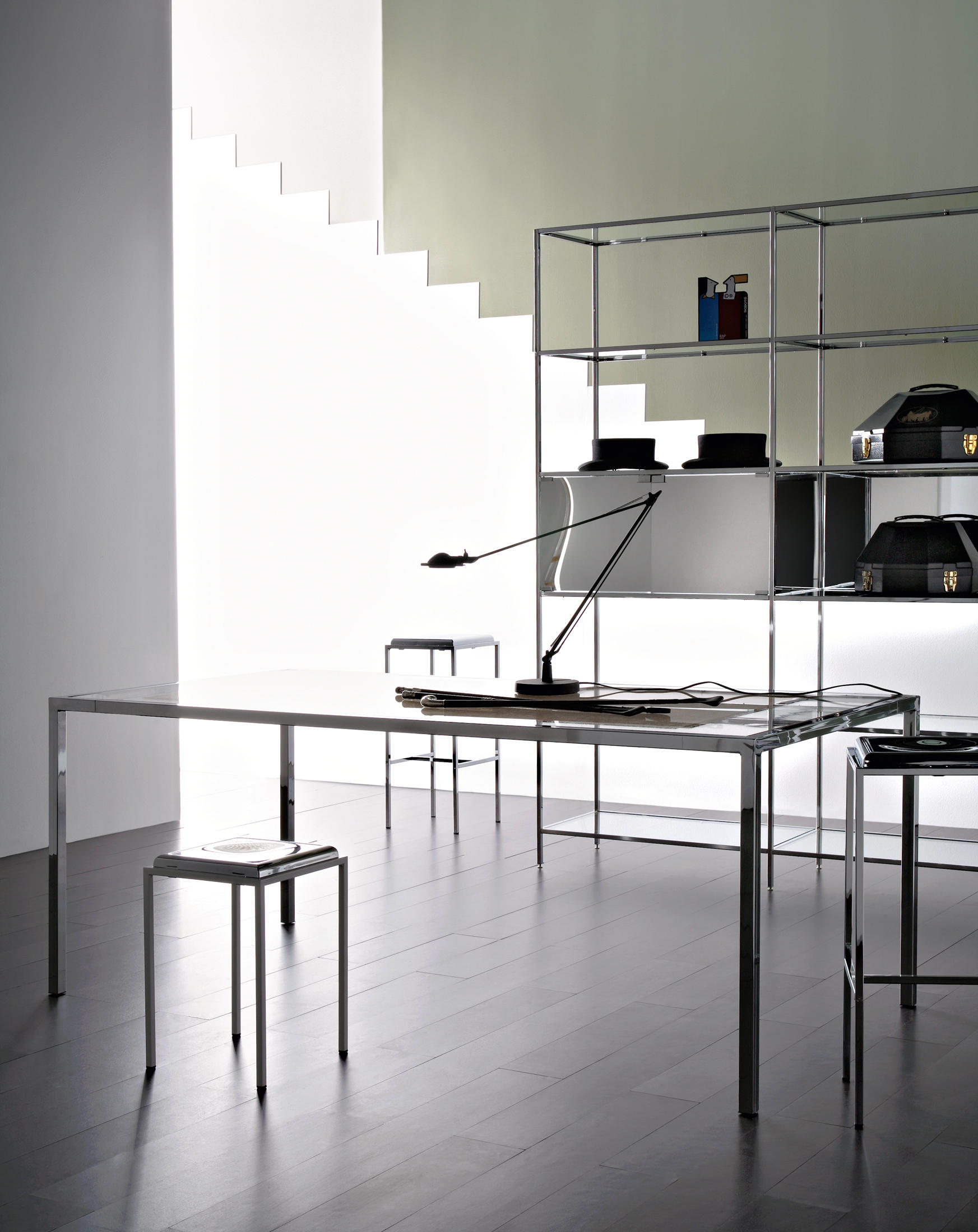 XYZ - Dining tables from ROBOTS | Architonic