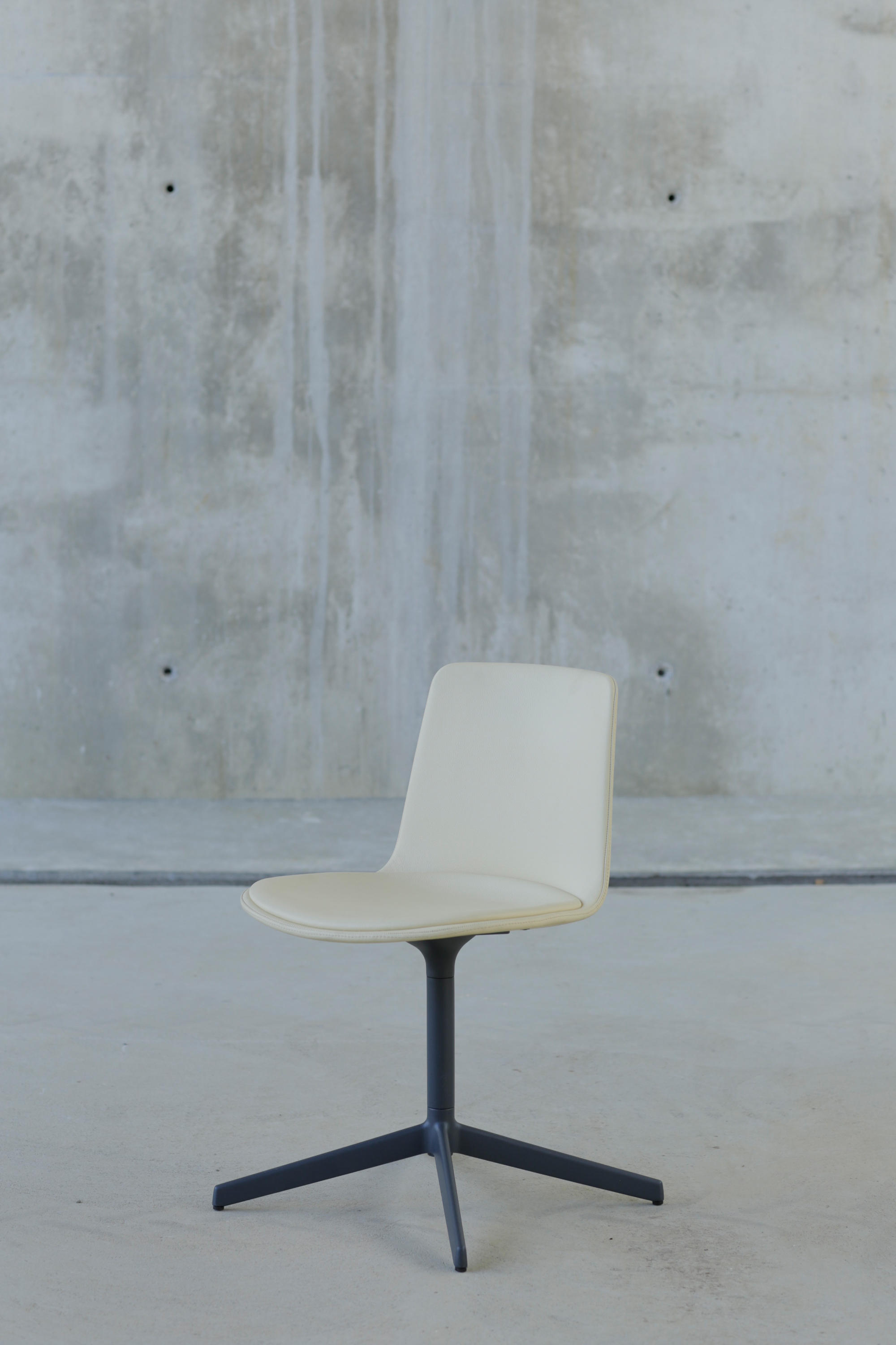 LOTTUS CONFIDENT CHAIR - Chairs from ENEA | Architonic