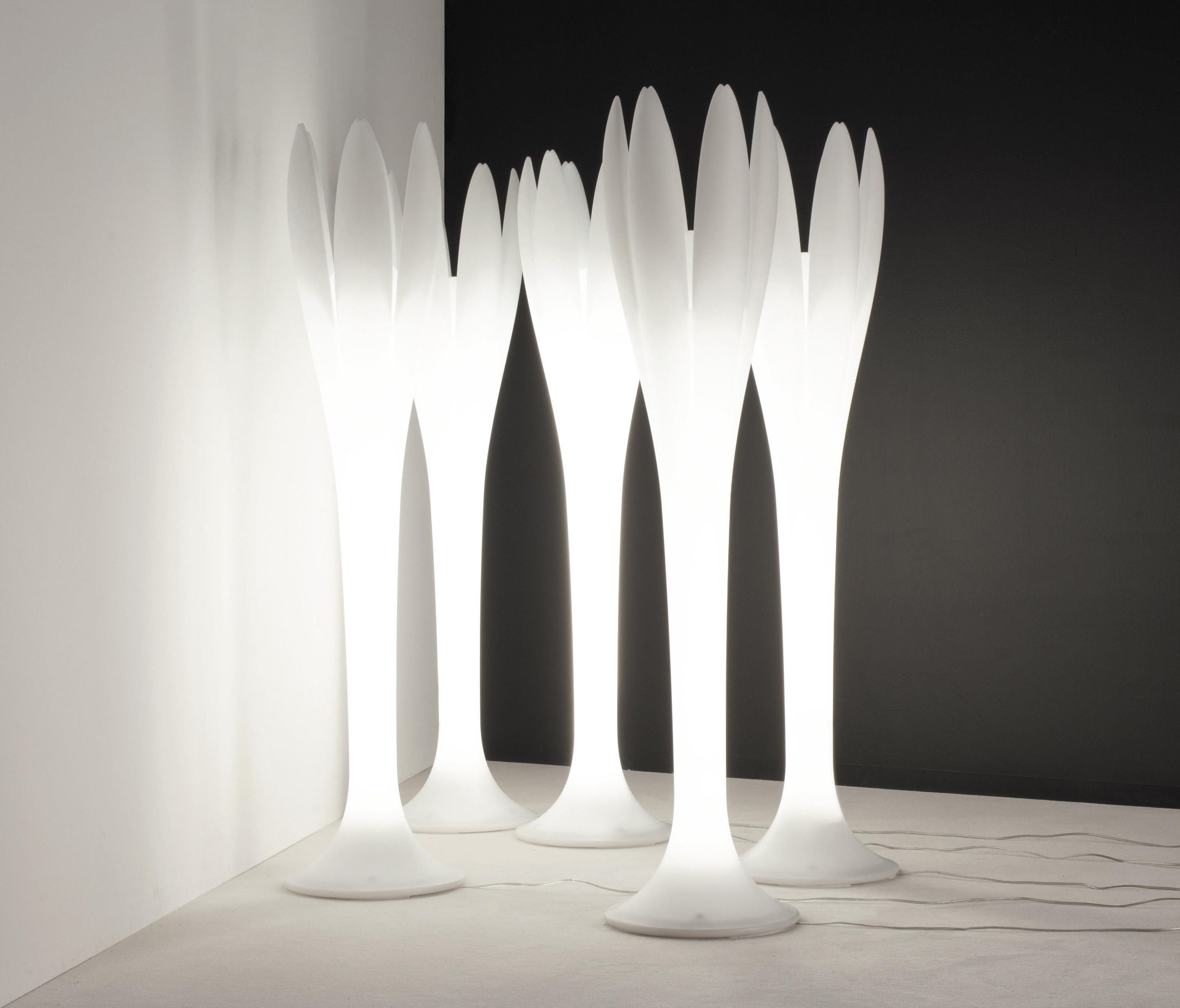 EOS LIGHT - Free-standing lights from Bonaldo | Architonic