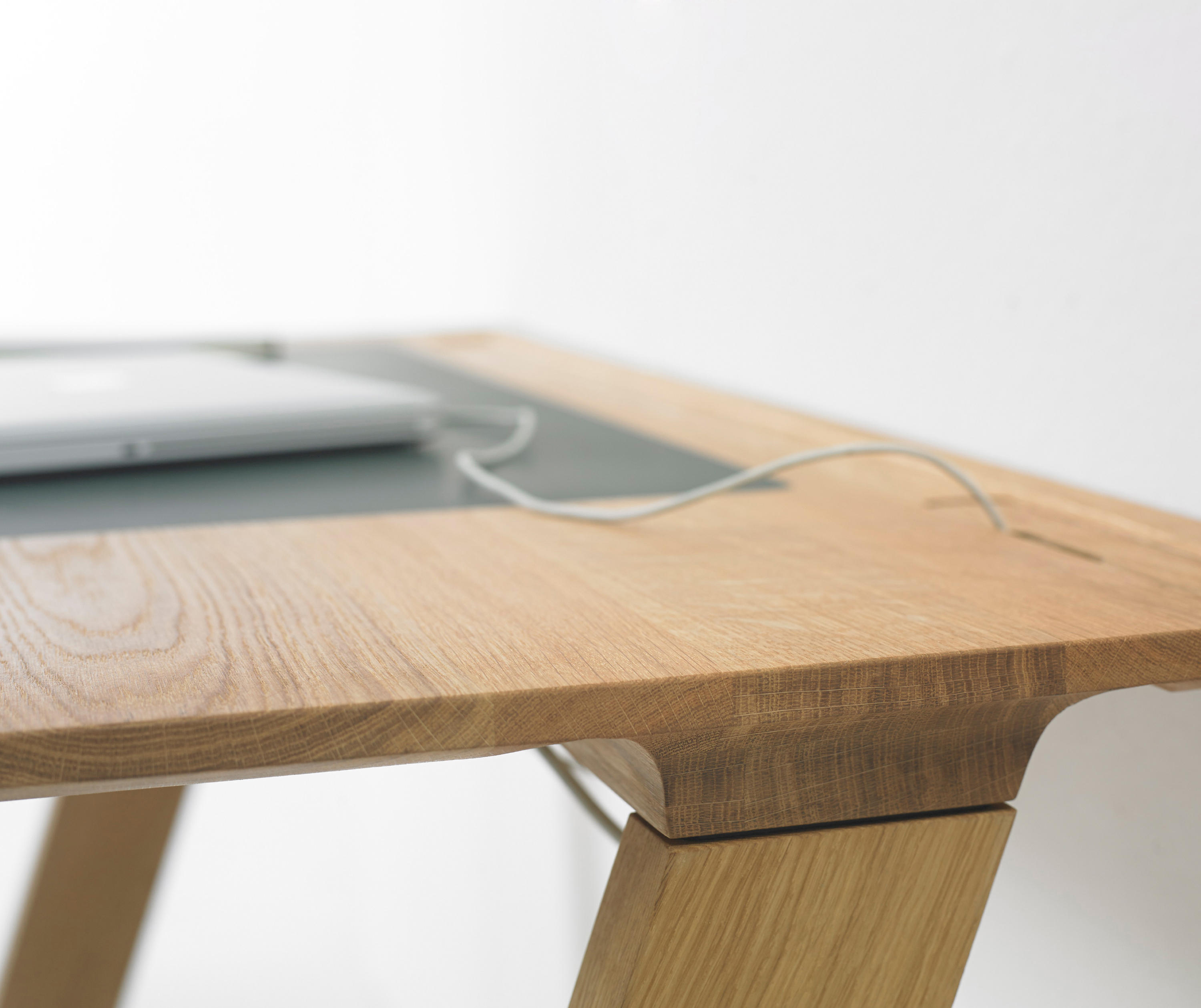 JOY ZETA - Desks from Arco | Architonic