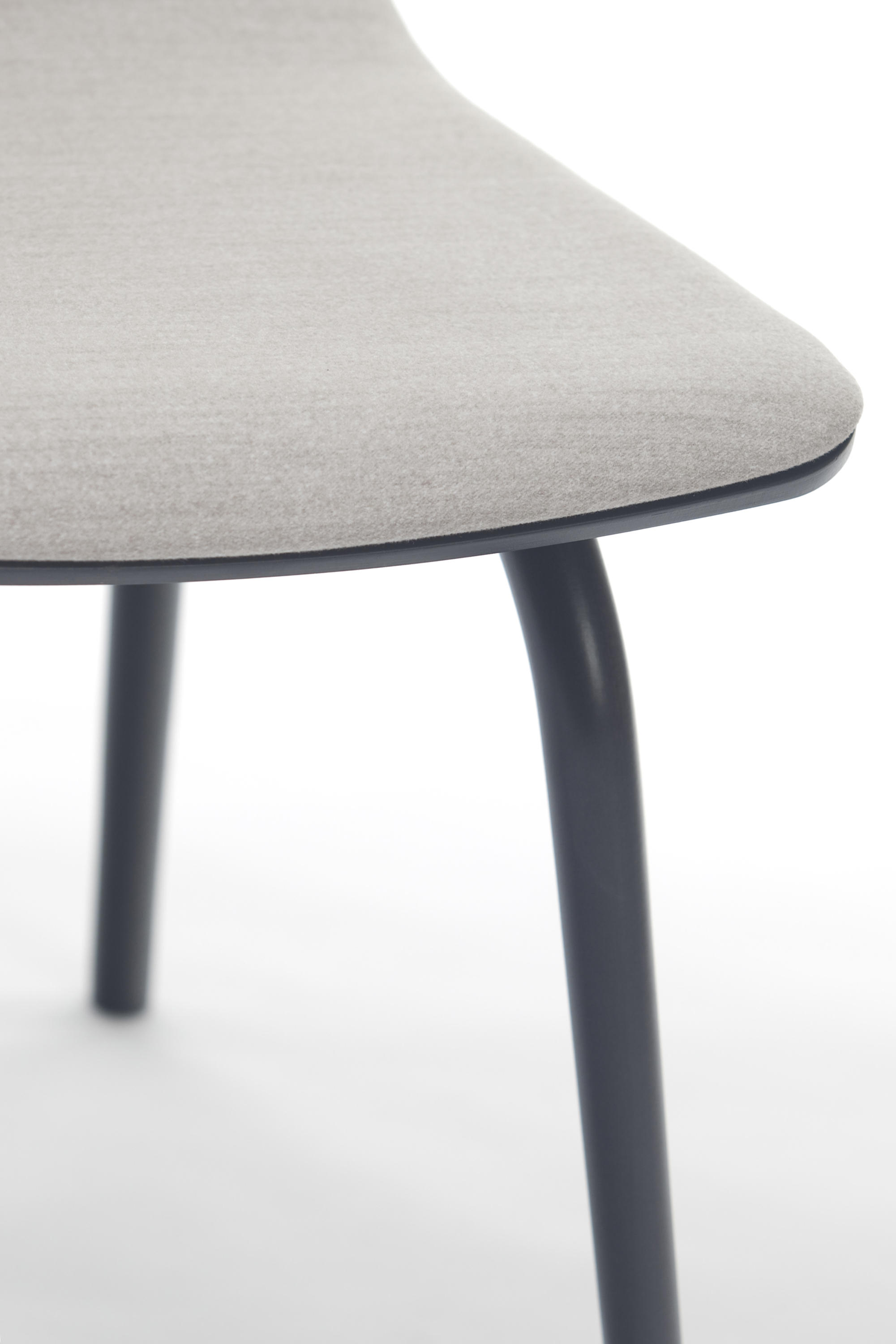 Tram chair upholstered & designer furniture | Architonic