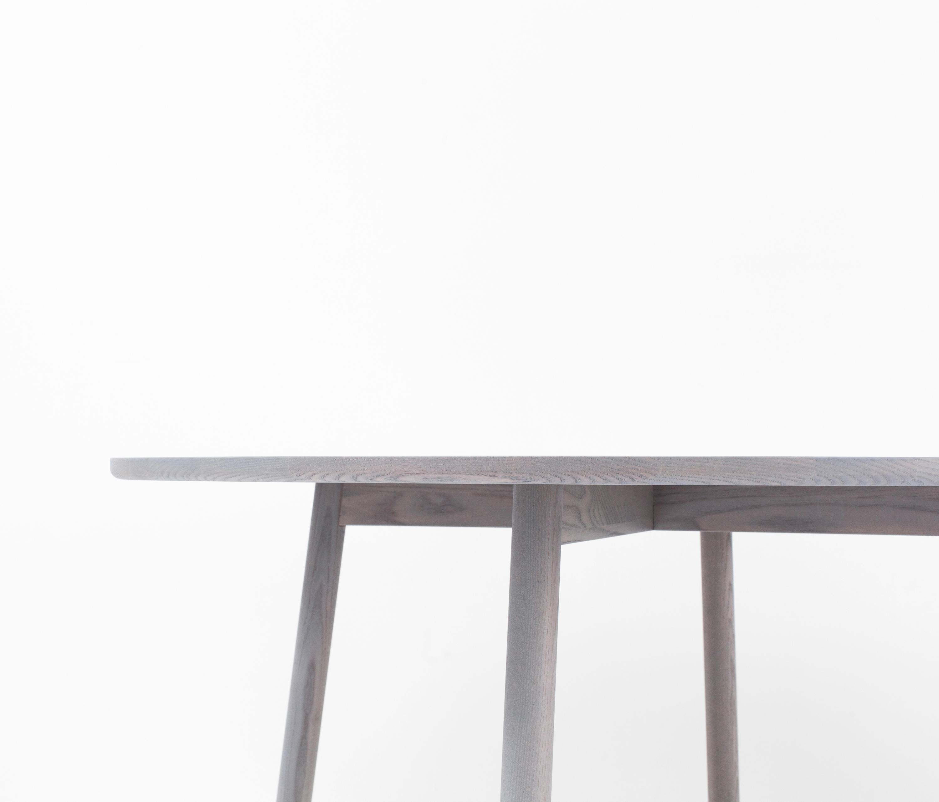 Profile Table Round 135 | Architonic
