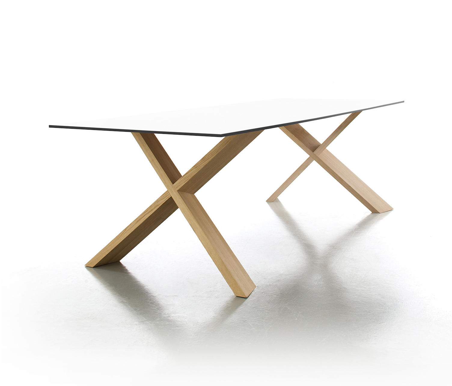 X-MAN TABLE - Dining tables from conmoto | Architonic