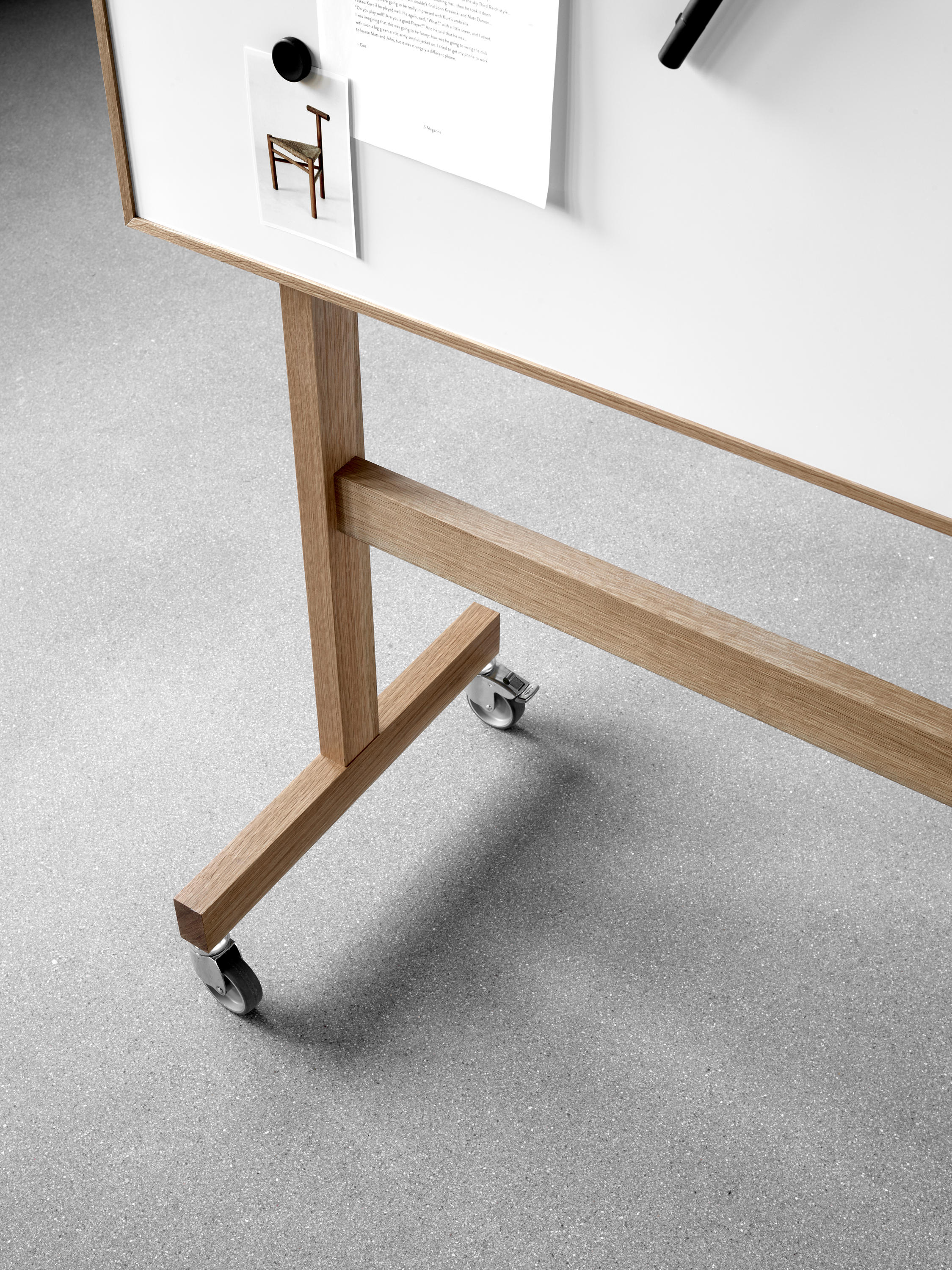 WOOD MOBILE WHITEBOARD - Flipcharts / Tafeln von Lintex | Architonic