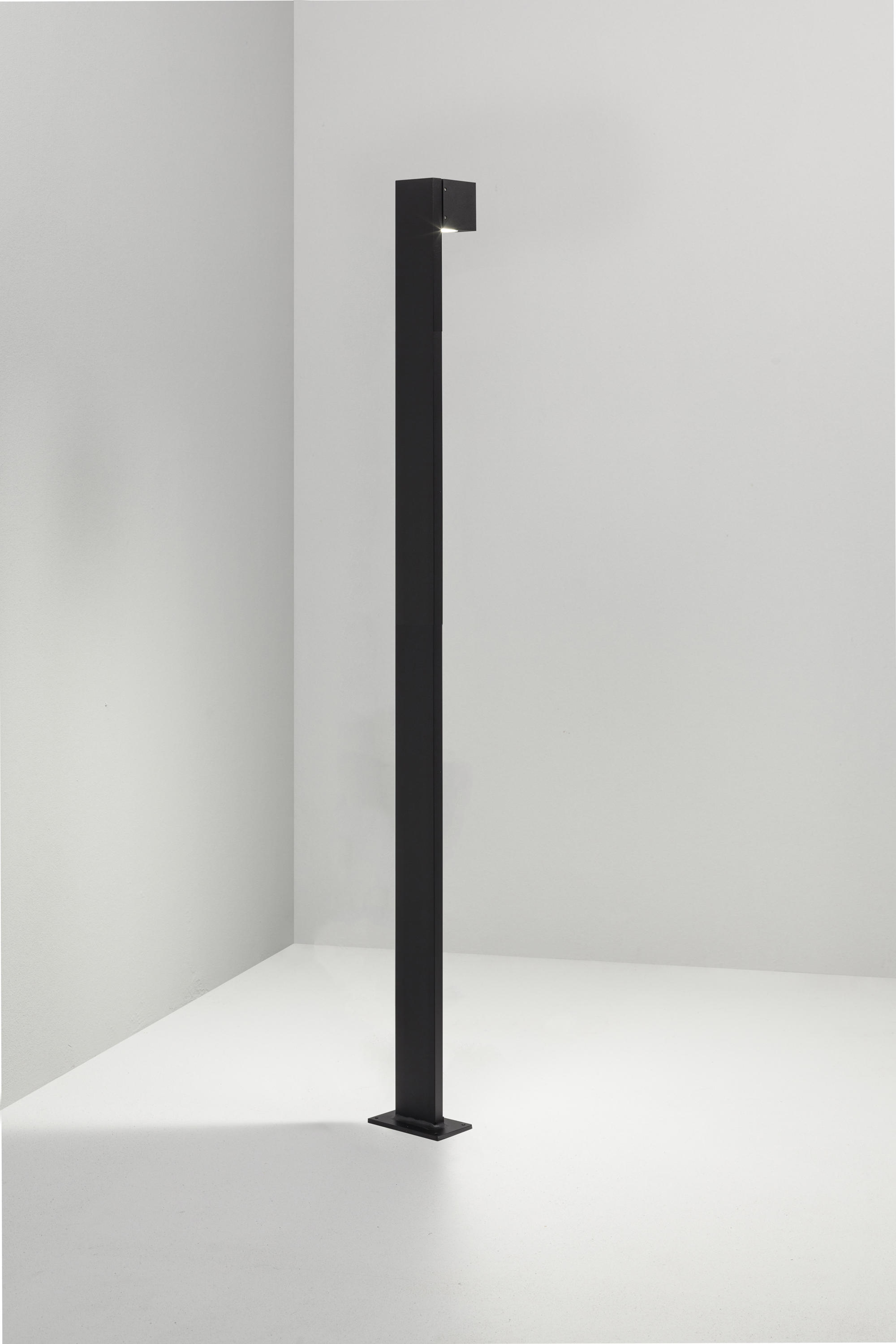 Cube XL pole 180 black & designer furniture | Architonic