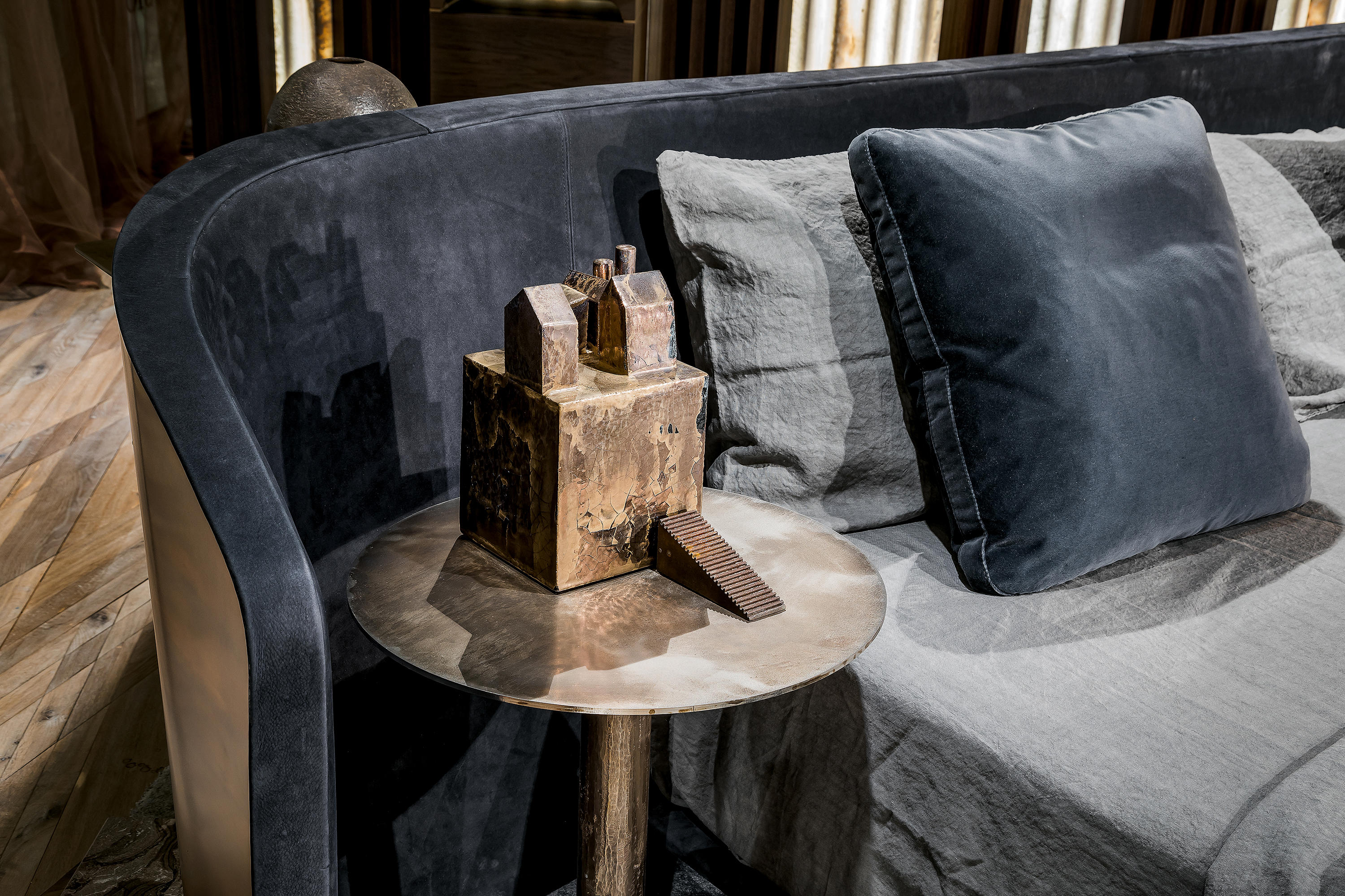 Twistable Coffee Table & Designermöbel | Architonic