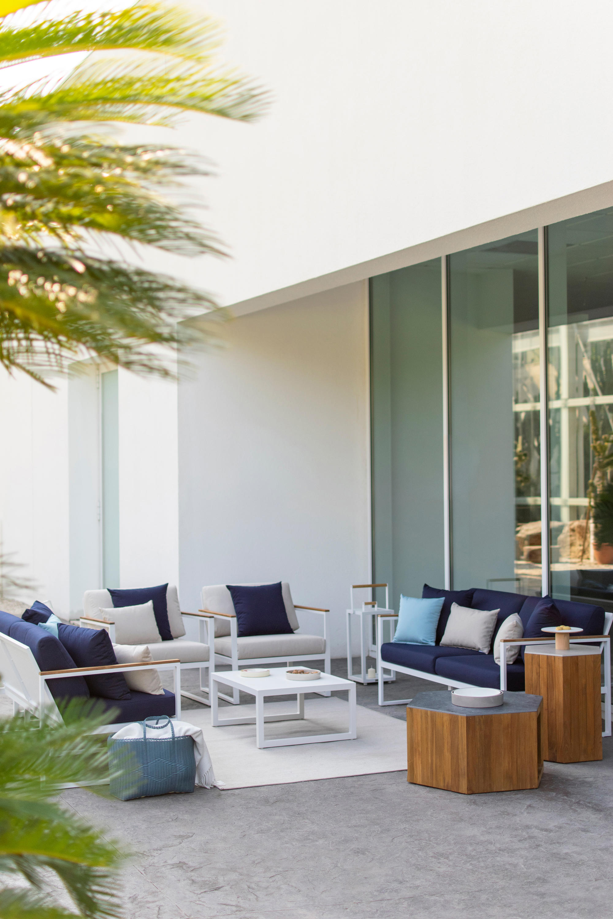 Zeta Coffee Table & designer furniture | Architonic