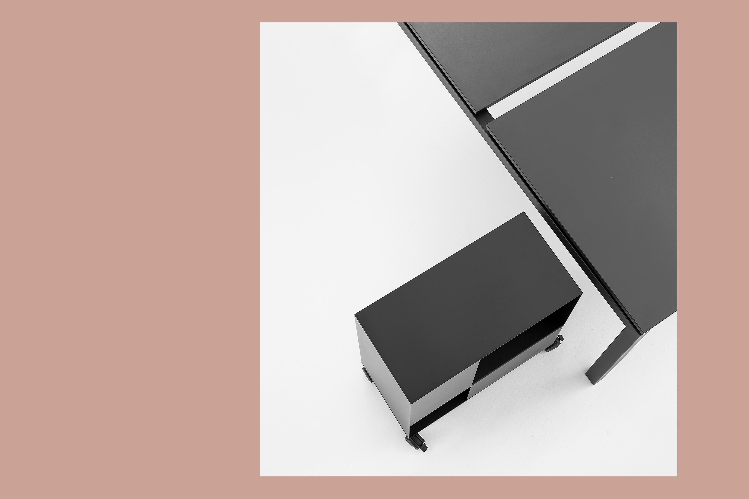 B302 DESK - Standing tables from Mara | Architonic