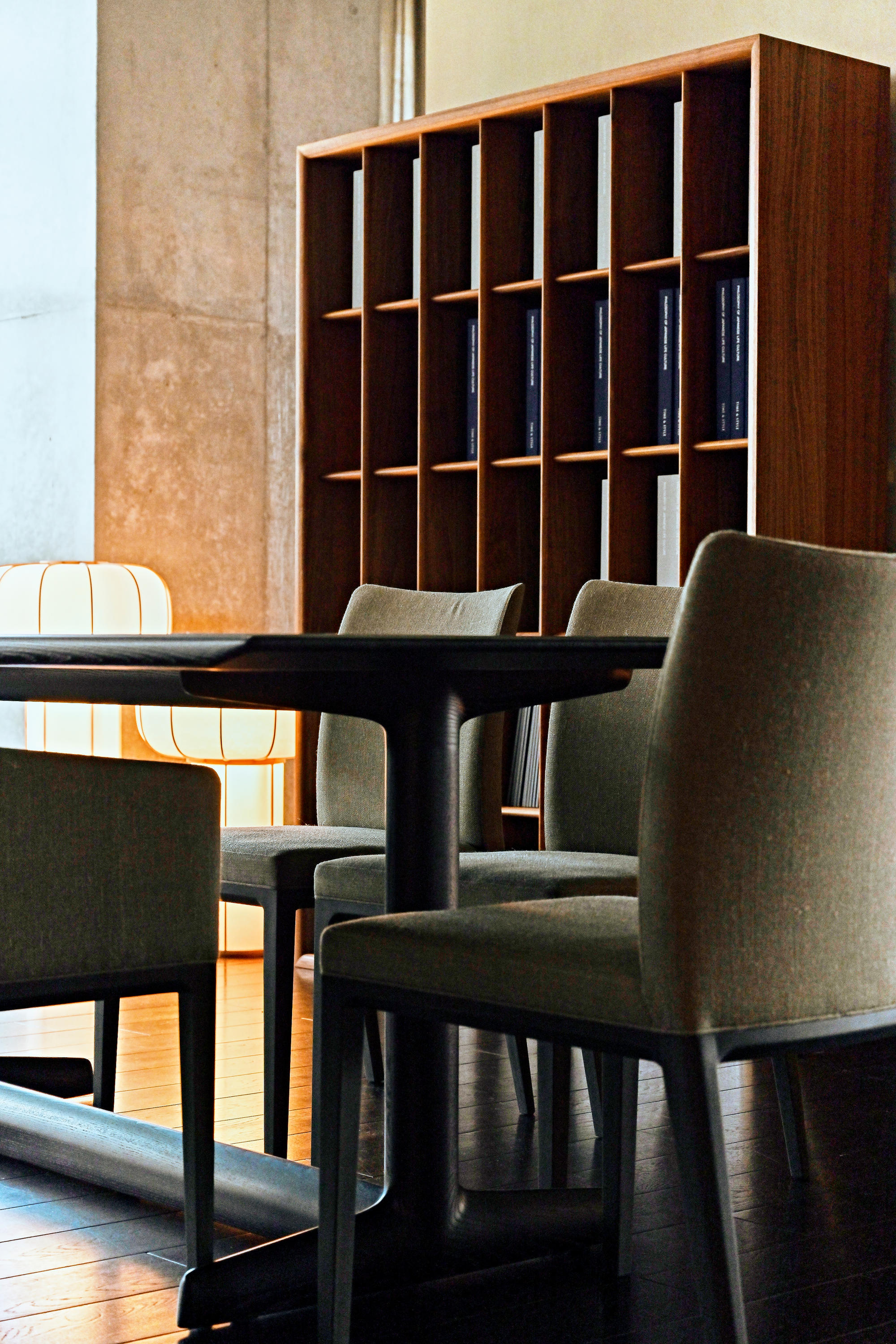 Leon Seamless Half Arm Chair | Architonic