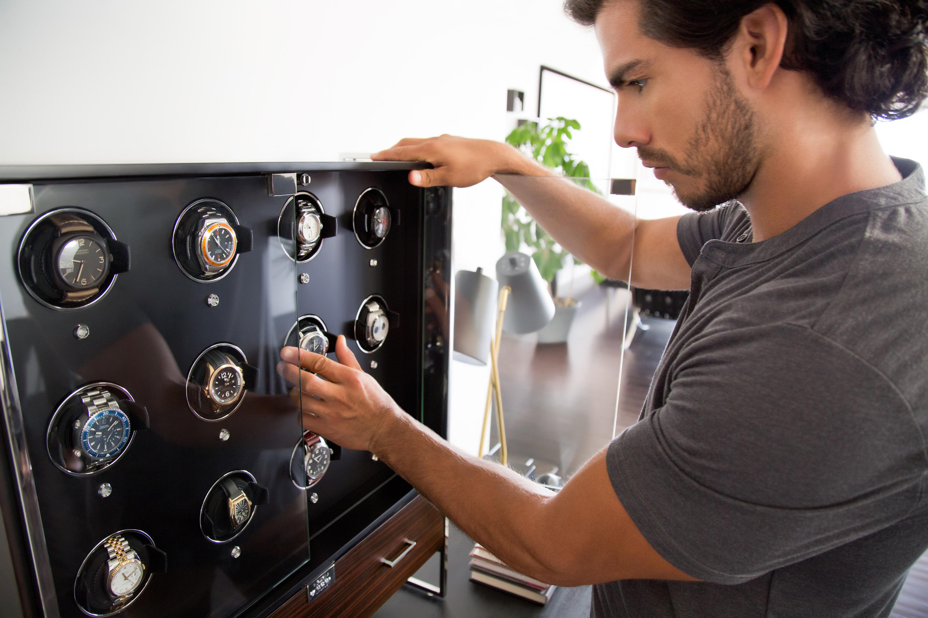 Regent - 24 Piece Cabinet Winder | Matte Zebra / Matte Black | Architonic