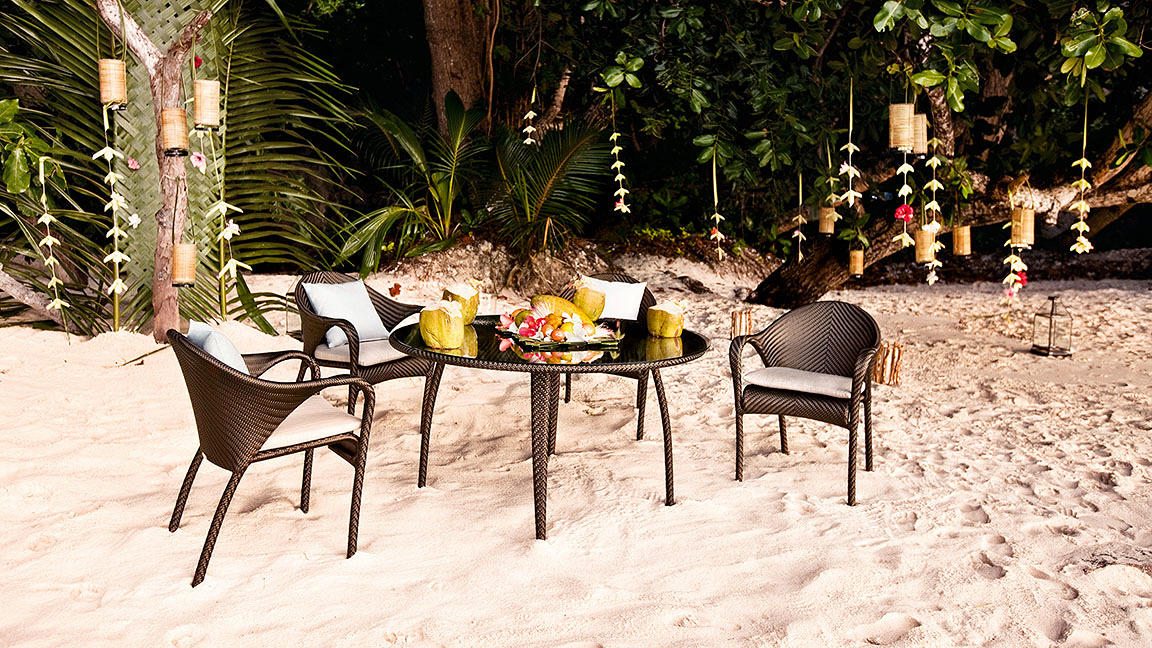 TANGO Dining table & designer furniture | Architonic