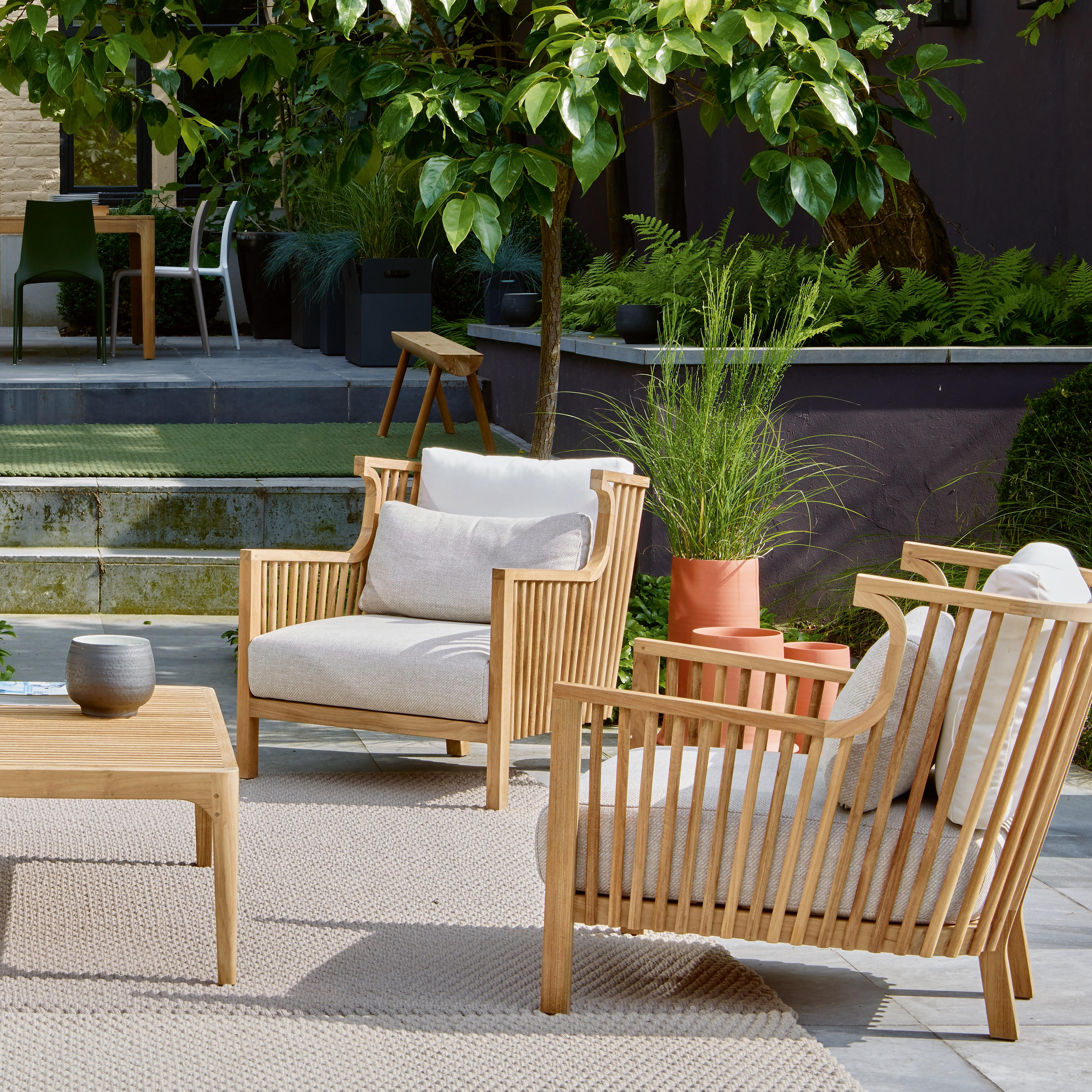 Elizabeth | Bench Indoor / Outdoor | Architonic
