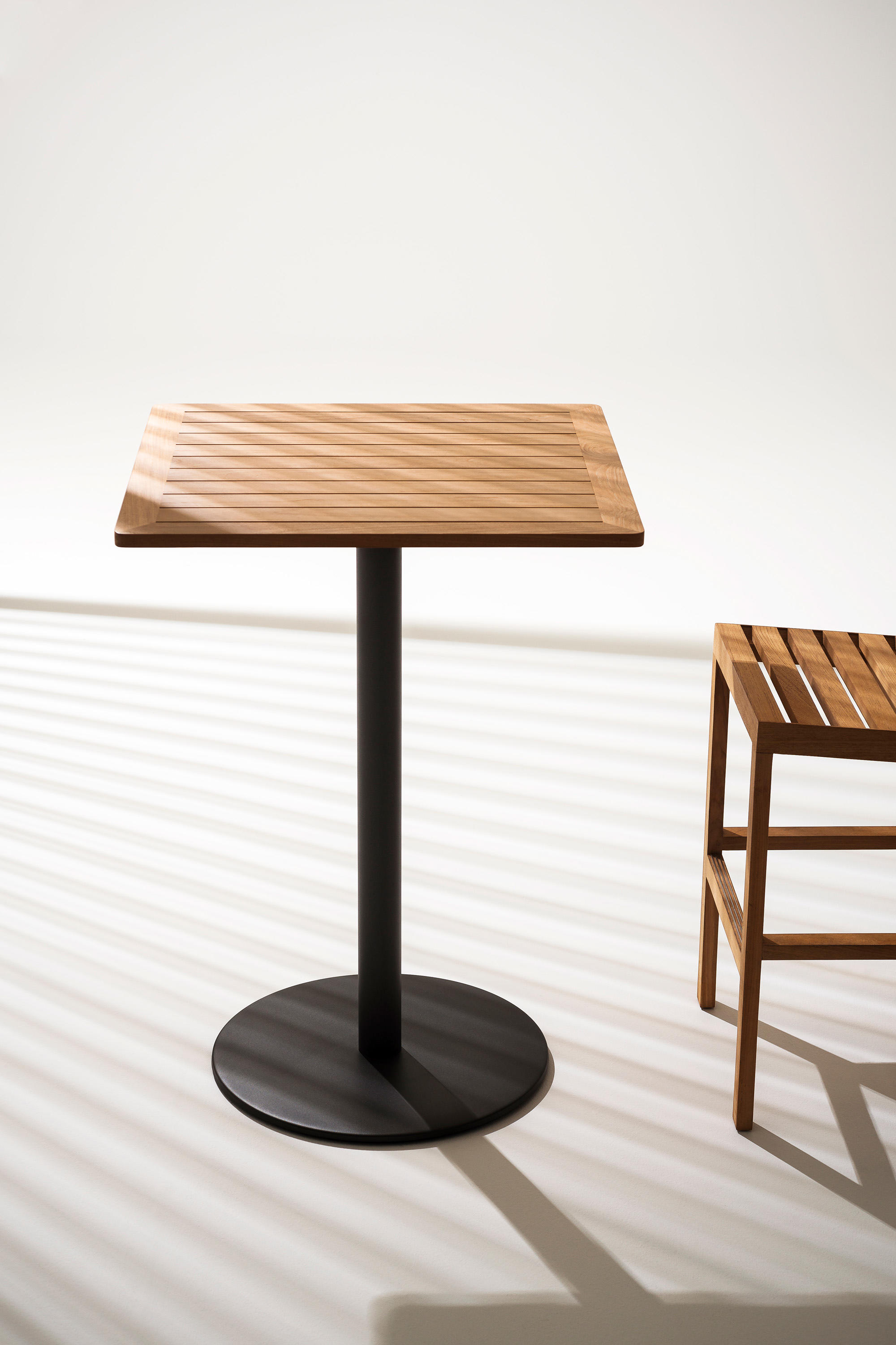 BUTTON 003 Table & designer furniture | Architonic