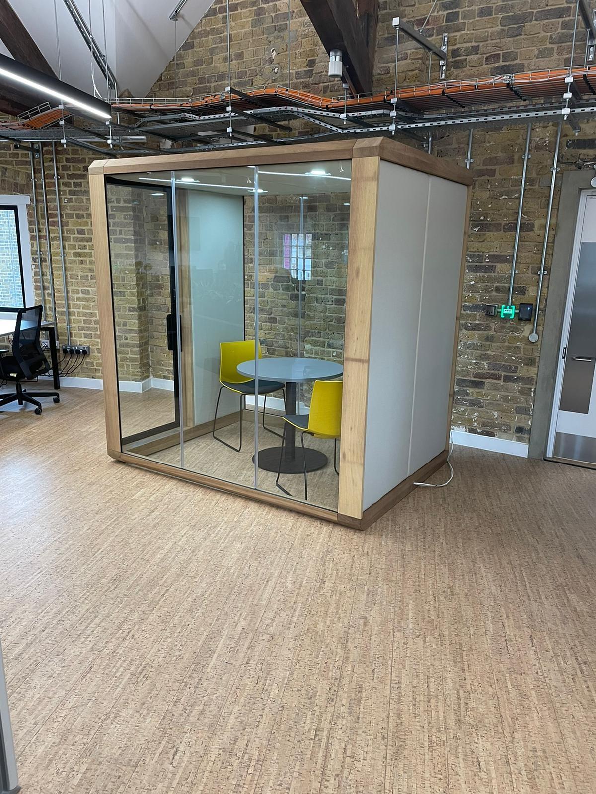 Part Enclosed Meeting Box | Architonic