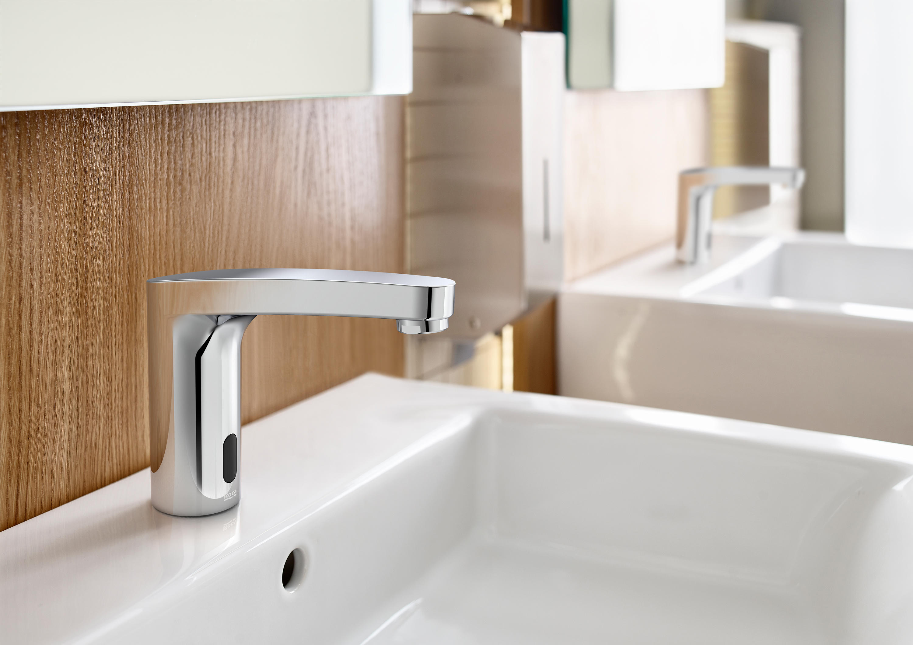 L70-E | Basin faucet & designer furniture | Architonic