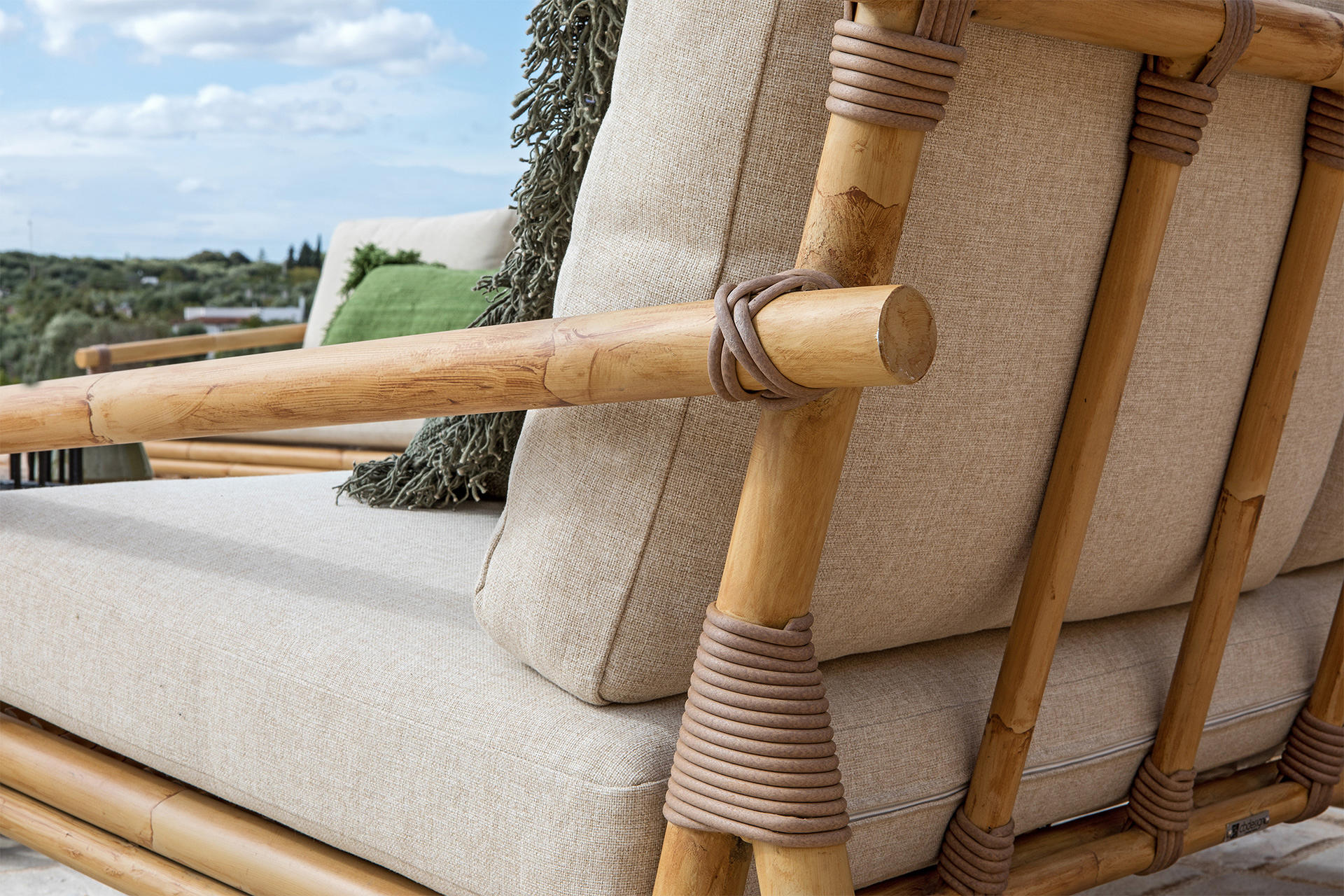 Florence Lounge Chair & designer furniture | Architonic