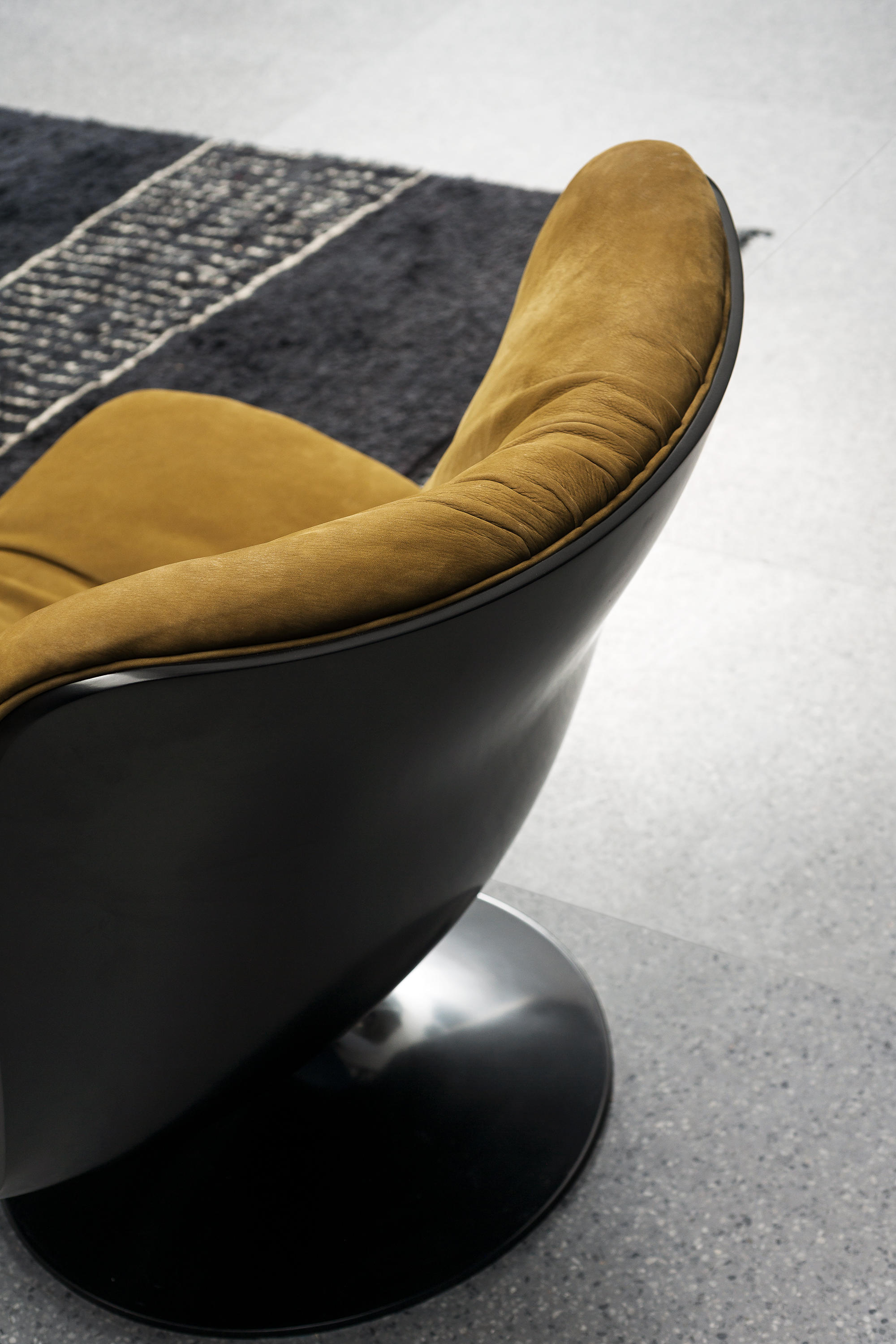 MARILYN Revolving Armchair | Architonic