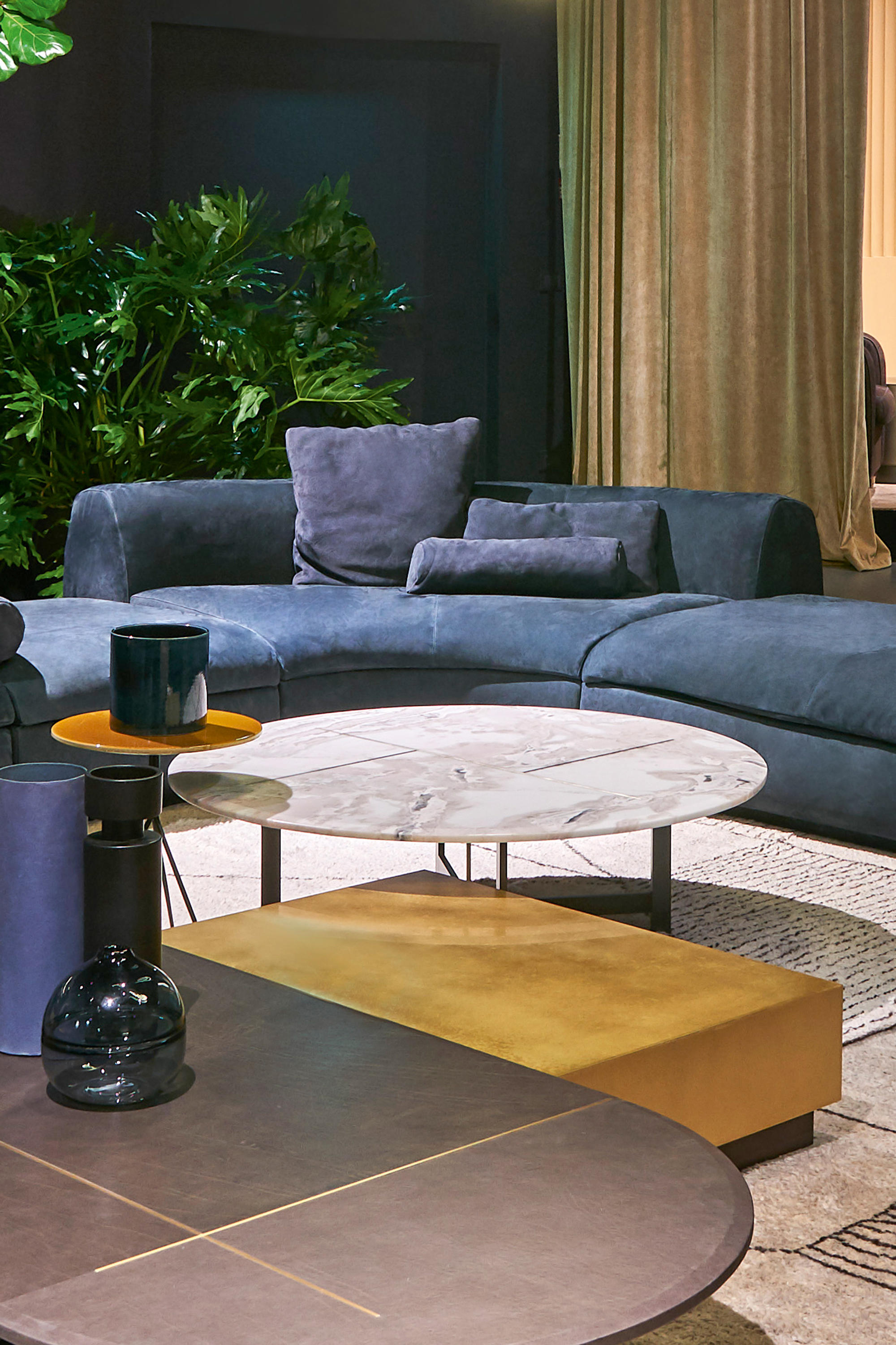 PLACE' LEATHER Table & designer furniture | Architonic