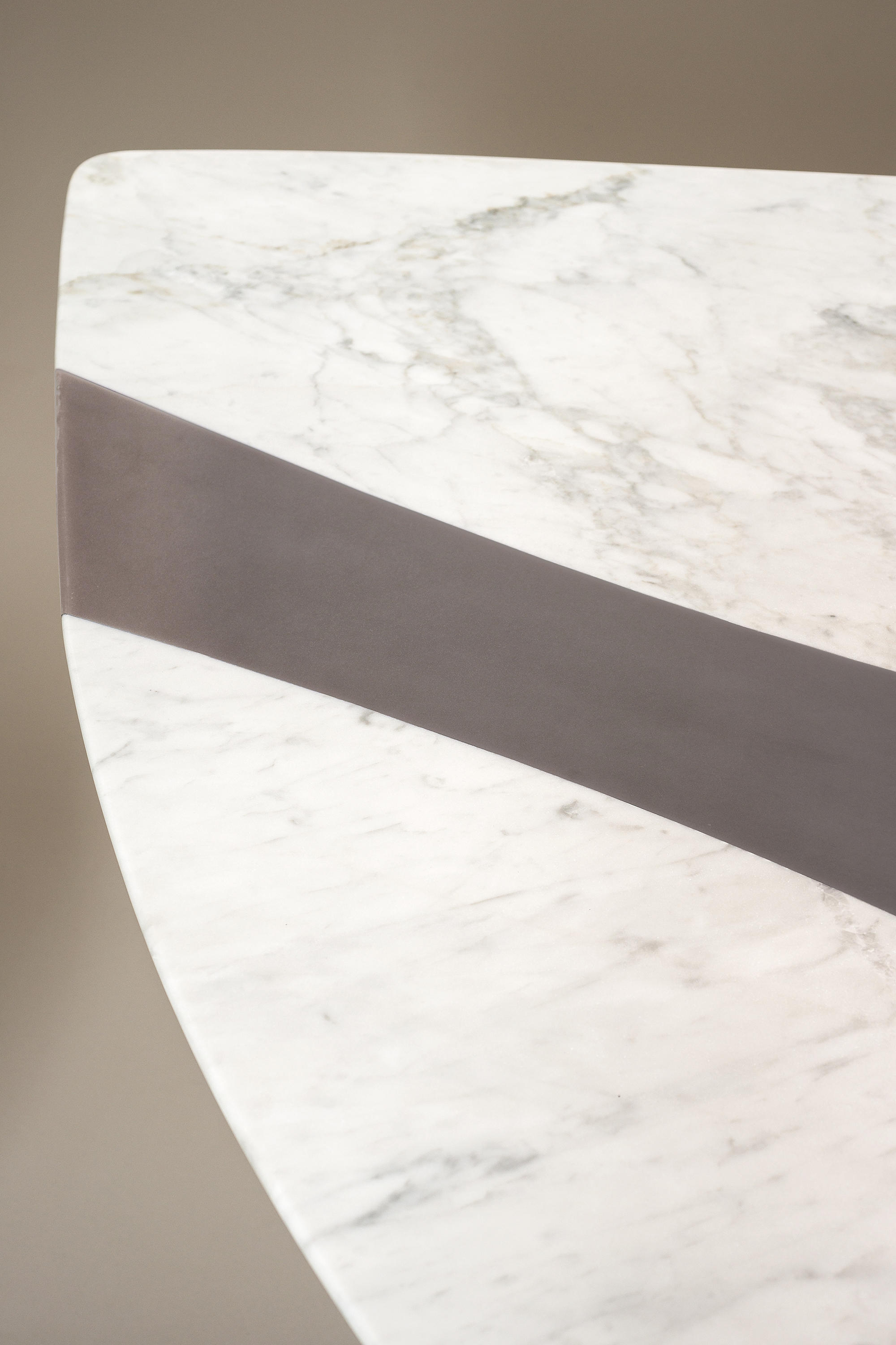RONCHAMP TABLE - Dining tables from Baxter | Architonic