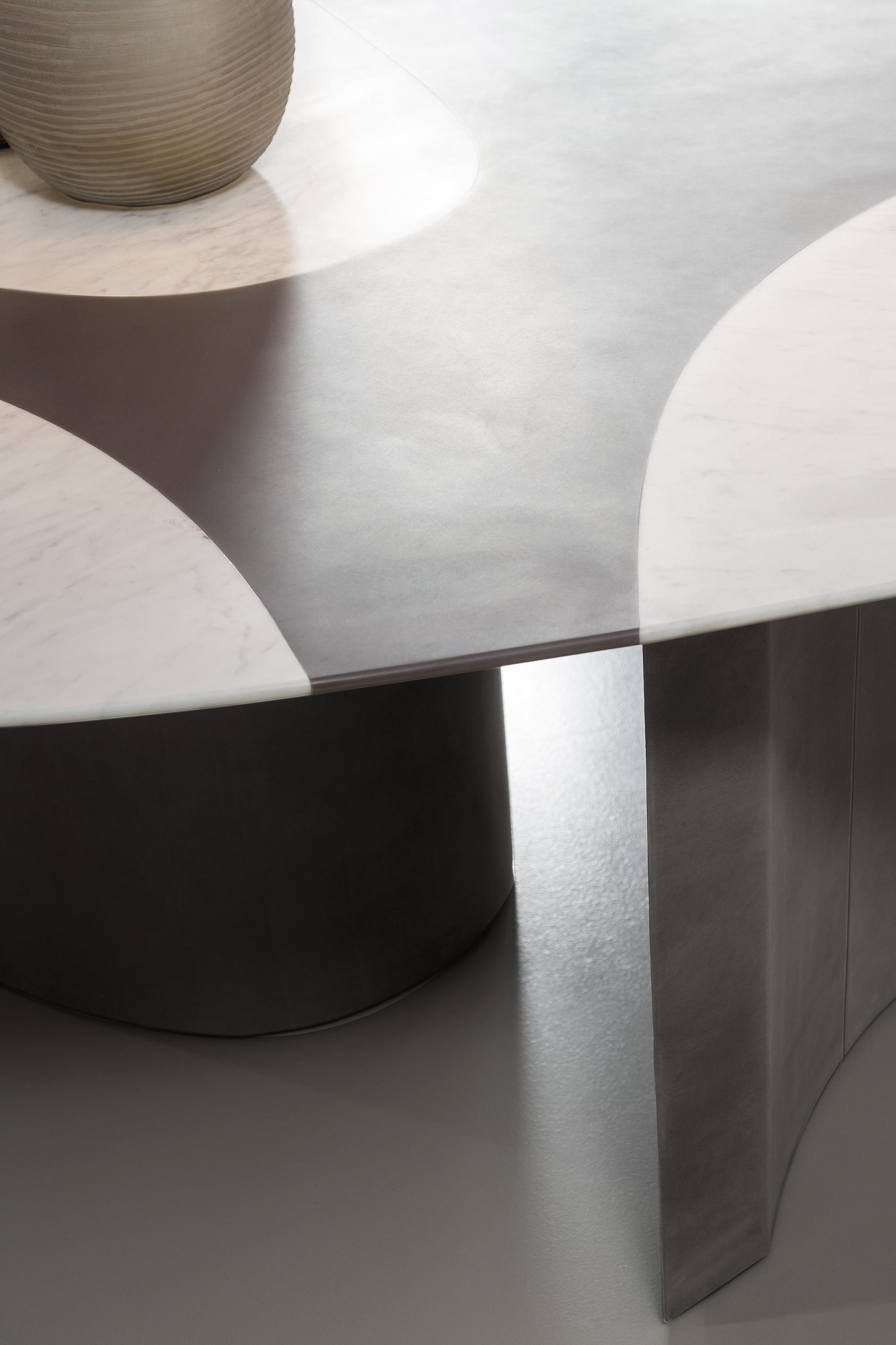 RONCHAMP TABLE - Dining tables from Baxter | Architonic