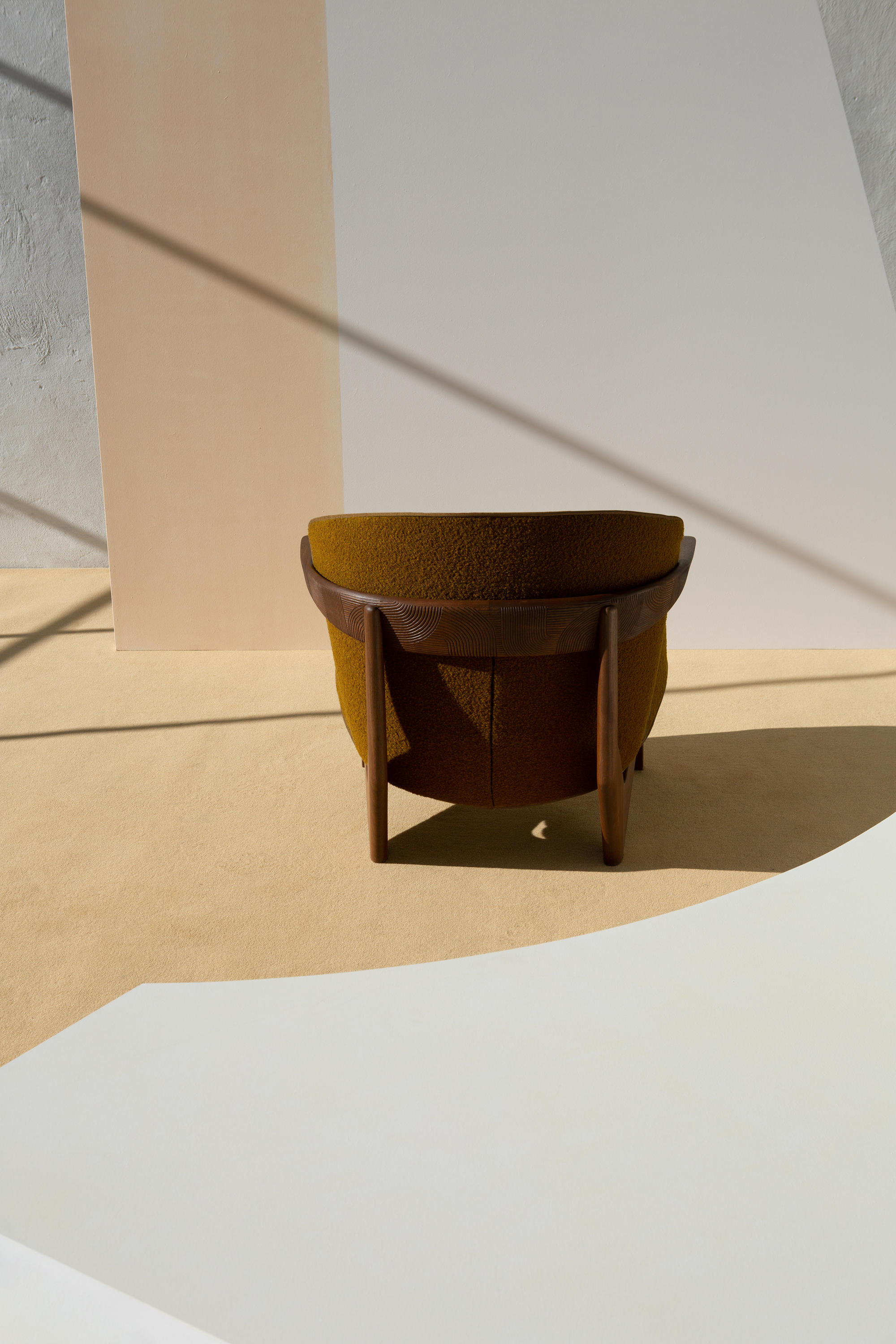 Sova Lounge Chair & designer furniture | Architonic