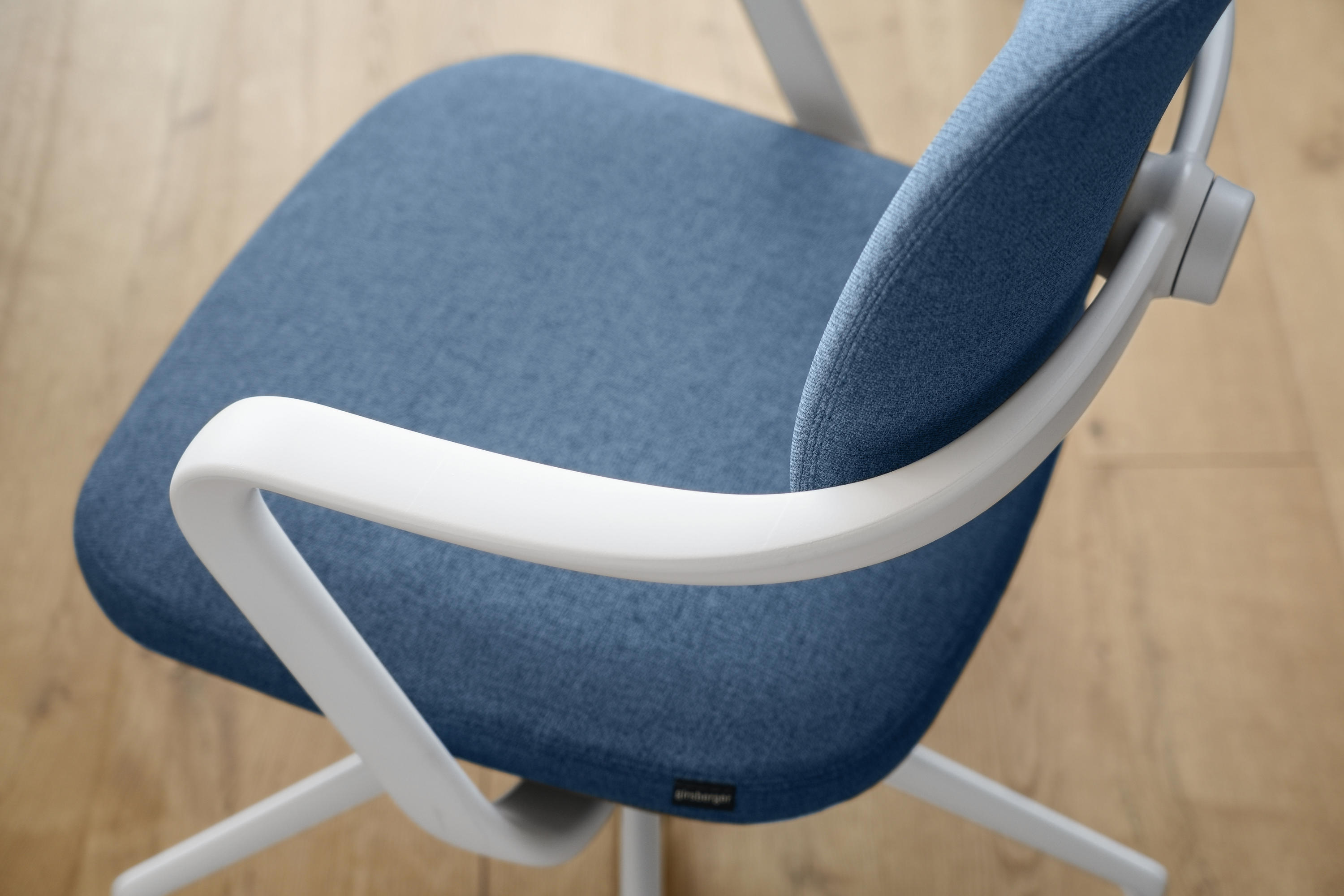 ATEGRA, 4-prong base with glides | Architonic