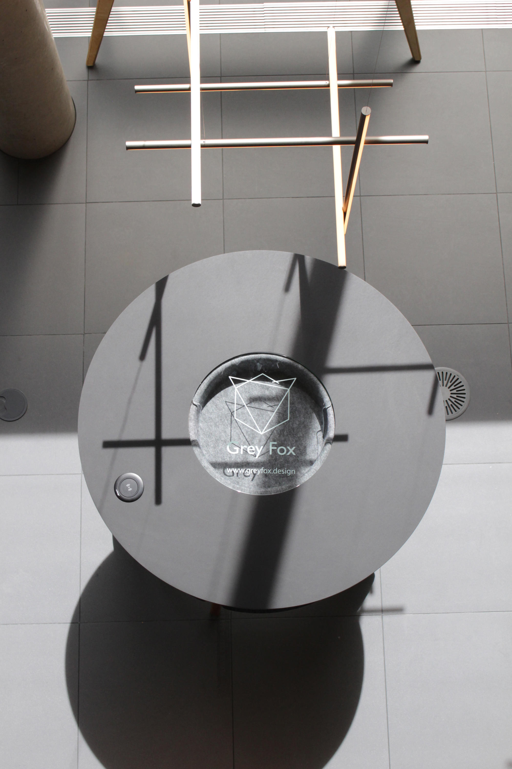 Grounded 24 | Ergonomic Collaborative Group Project Table with ...