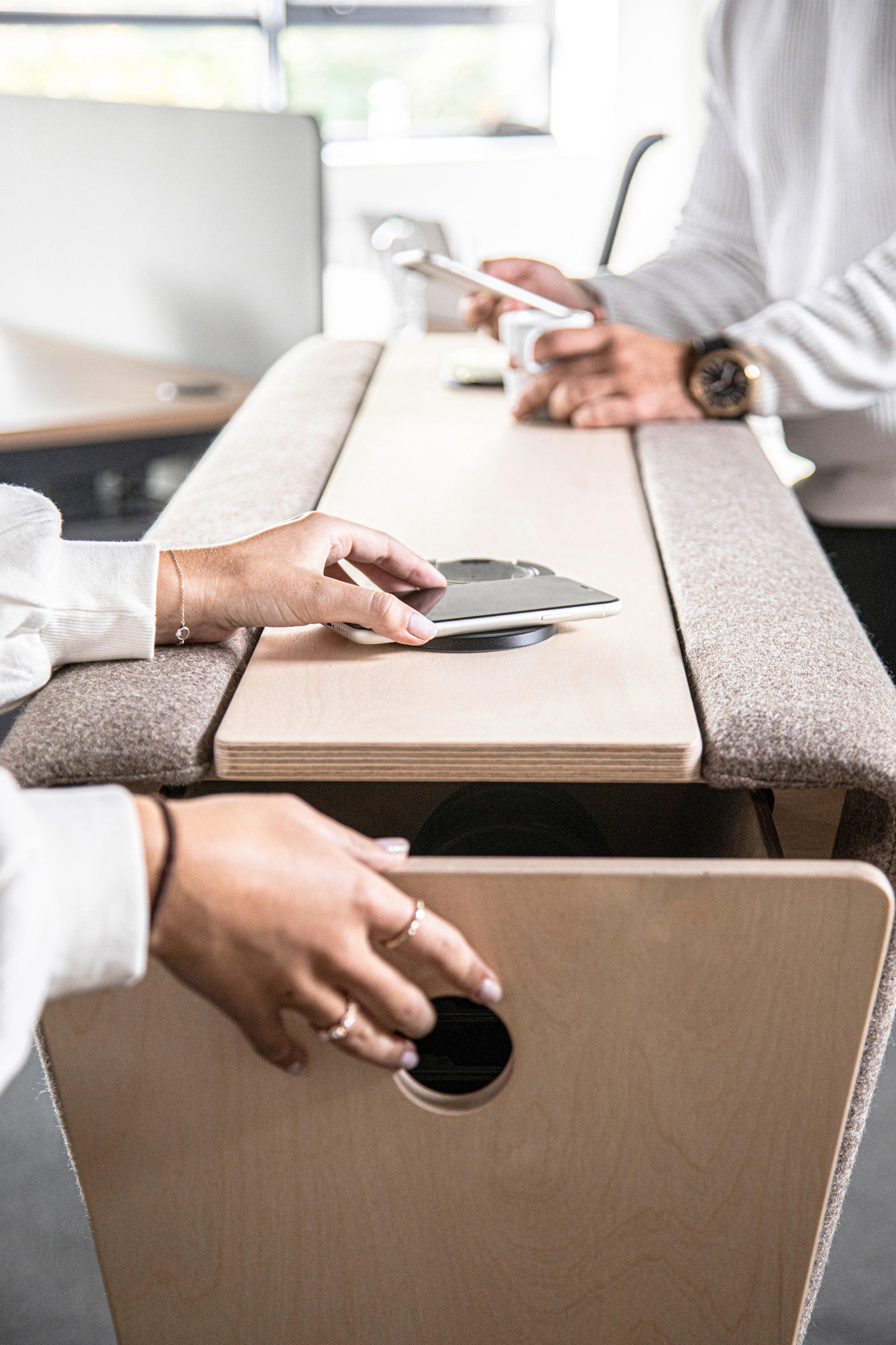 The Whiteboard | Lightweight Customisable Whiteboard | Architonic