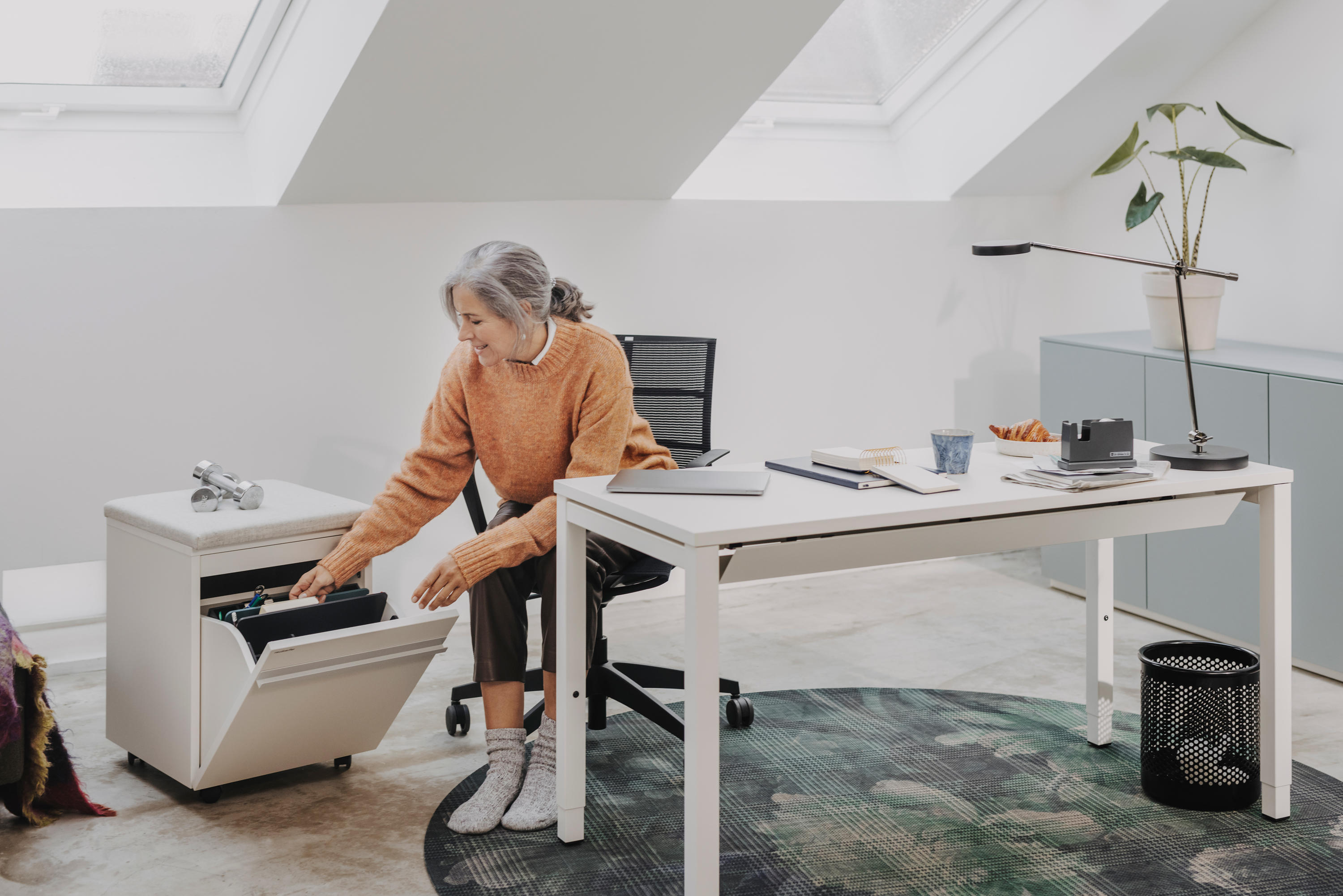 Motion | Discussion and Conference Tables | Architonic