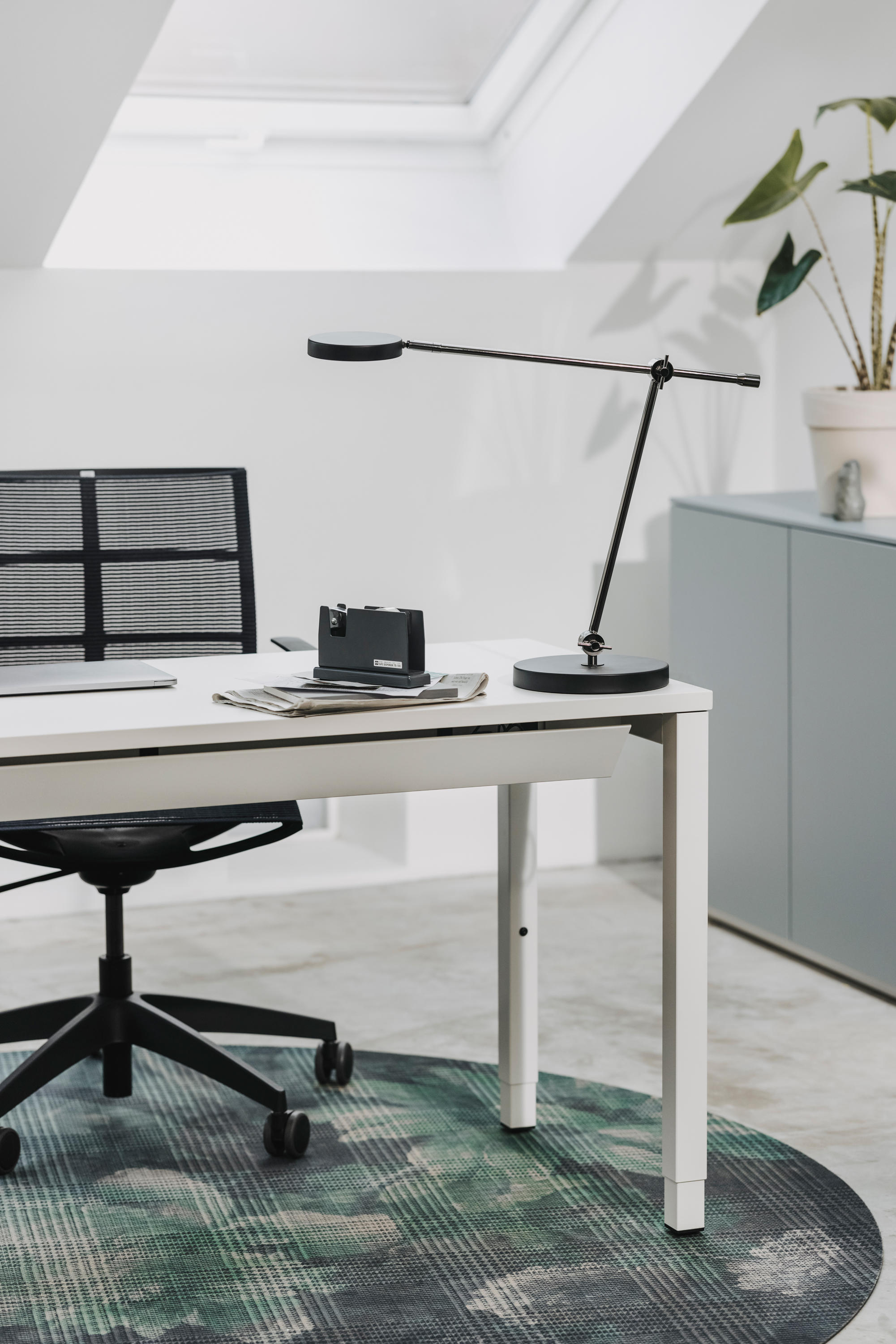 Motion | Discussion and Conference Tables | Architonic