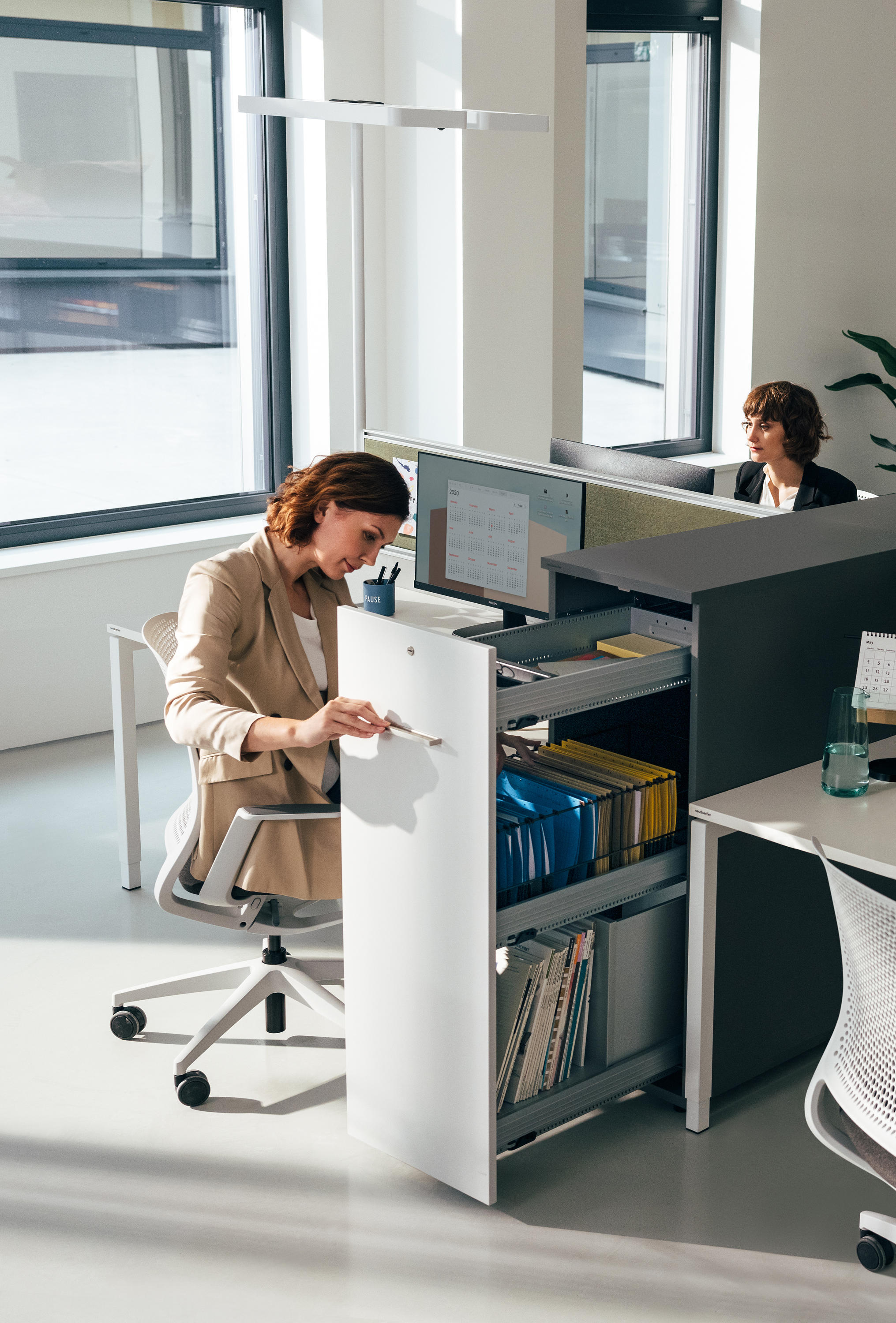Motion | Discussion and Conference Tables | Architonic